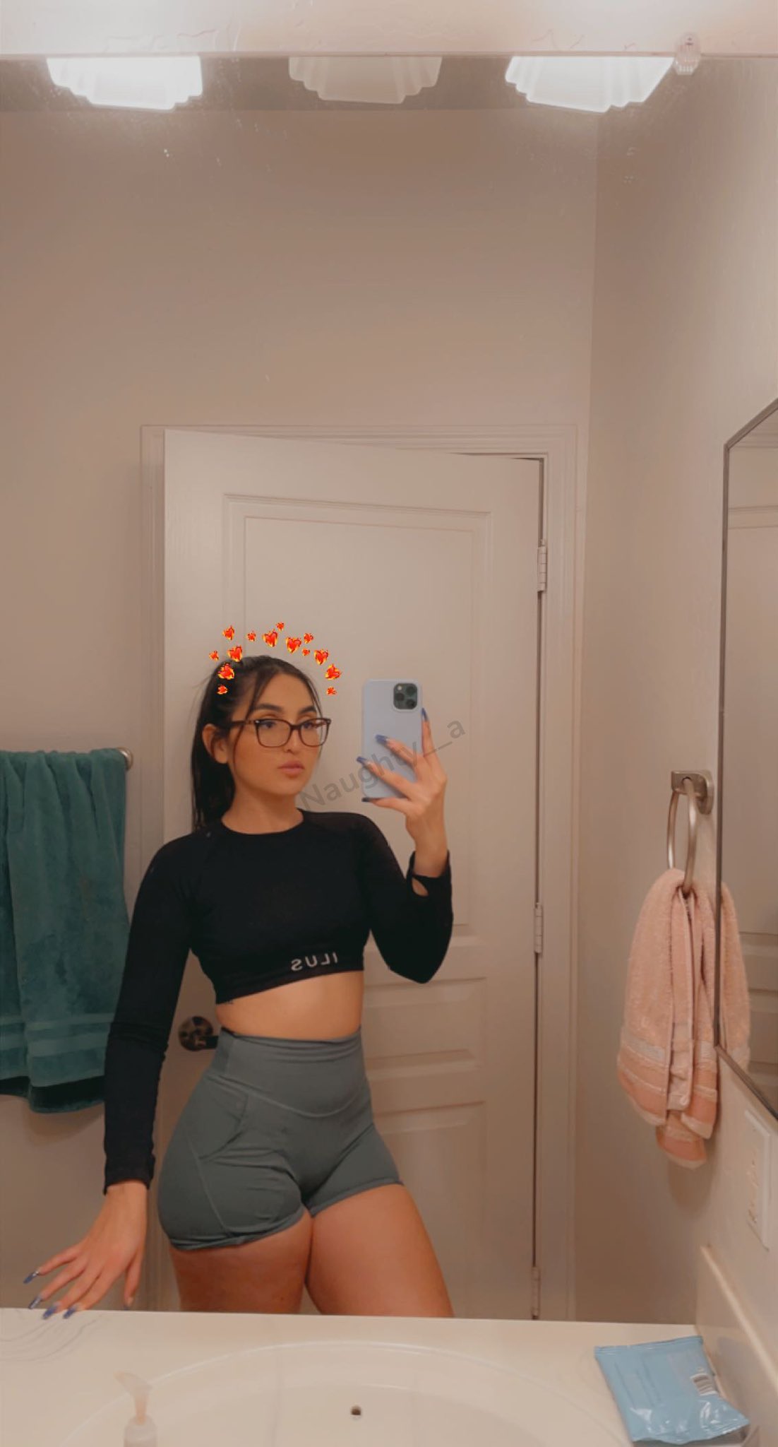 Ruby on Twitter: "I want my thighs to be thick like Bosa’s 🥴😳😳👀 https://t.co/yj6UiLSz8z" / Twitter