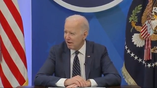 Rnc Research On Twitter Biden Smirks While He Ignores Questions From