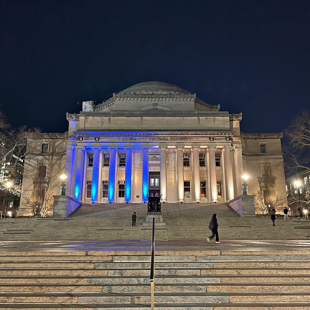 Libraries worldwide illuminated in blue and yellow 🇺🇦 in solidarity ...