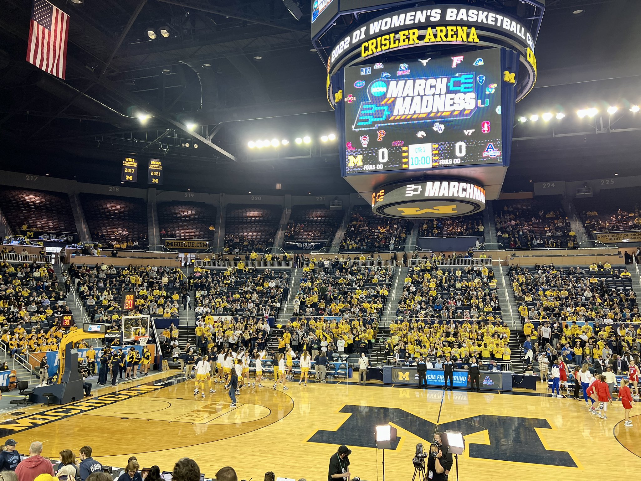 Michigan Basketball Court Wallpaper