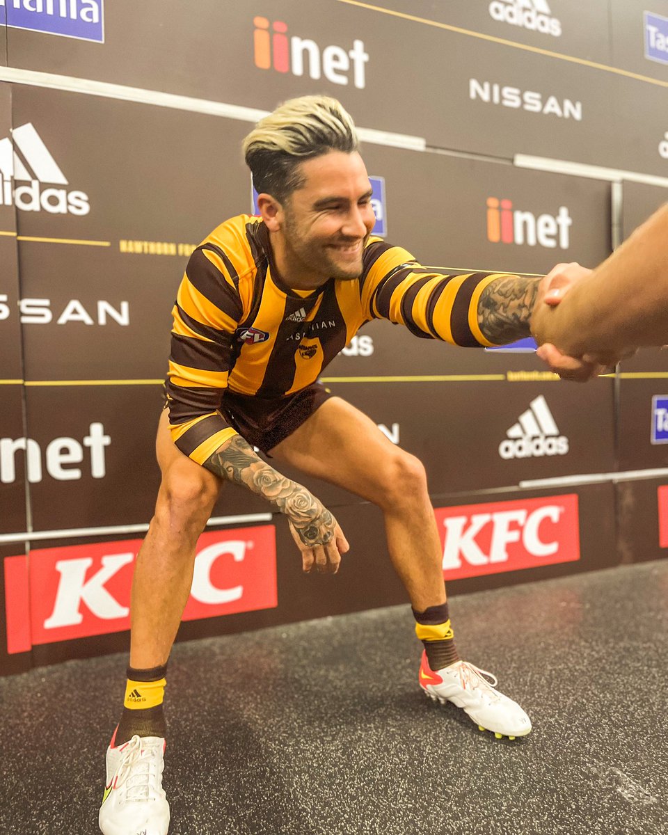 Hawthorn FC: You never thought you’d see it… A HAWTHORN LONG SLEEVE ...