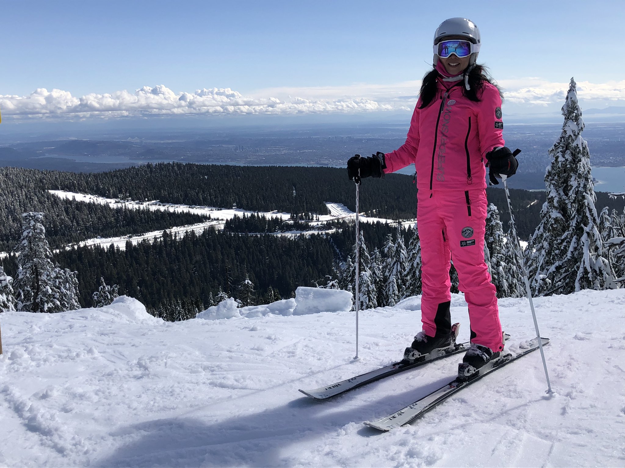 Jee-Yun Lee on Twitter: "Wrapping up ski season 2021-2022 with views of the mountains, ocean and ...