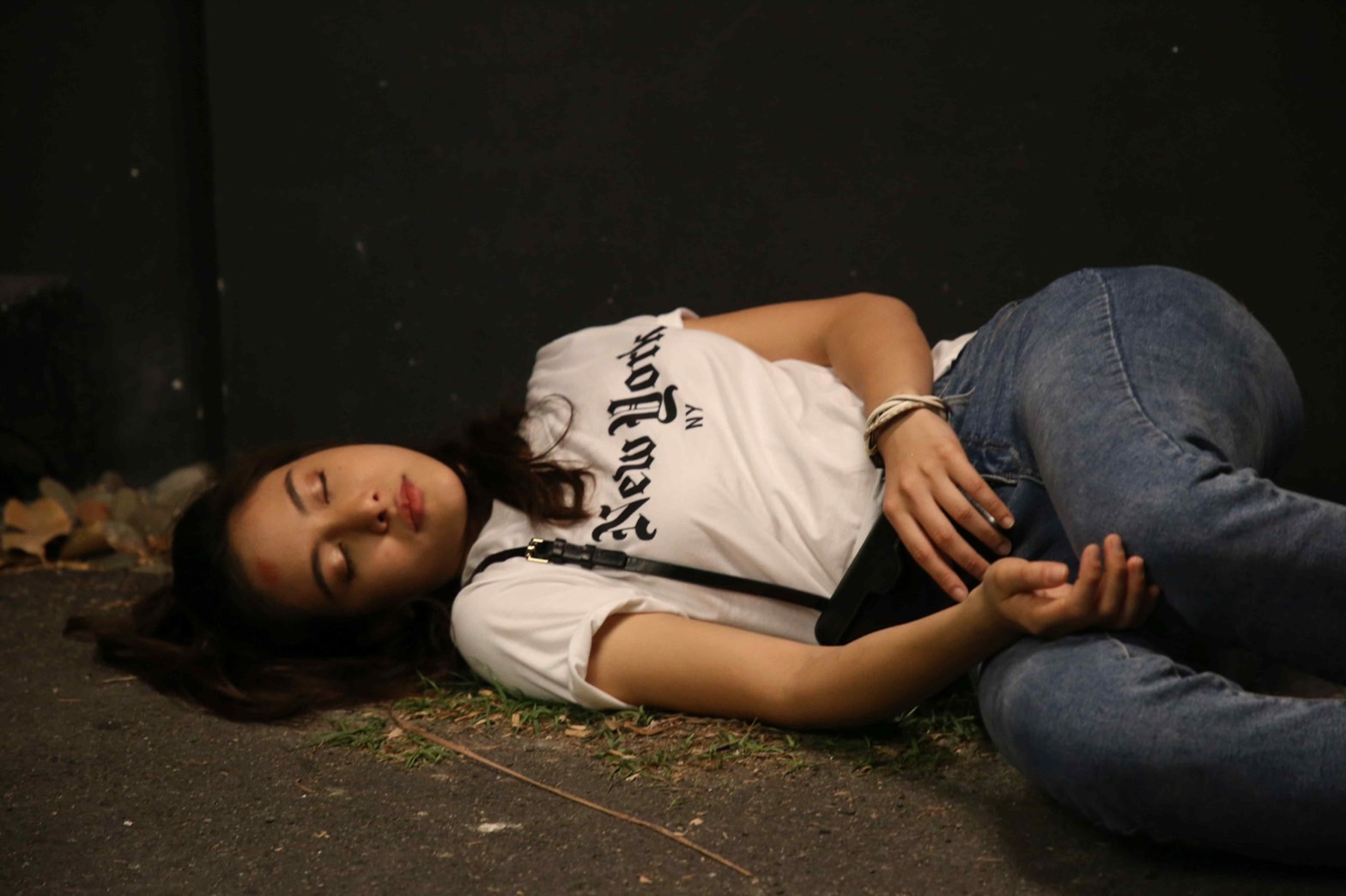 Ch3Thailand on Twitter: "🎬 ดาว ทำร้าย ซ่อนกลิ่น แต่ ศรัญ กลับช่วยไว้ไม่ทัน อ่านเรื่องย่อ #ซ่อน ...