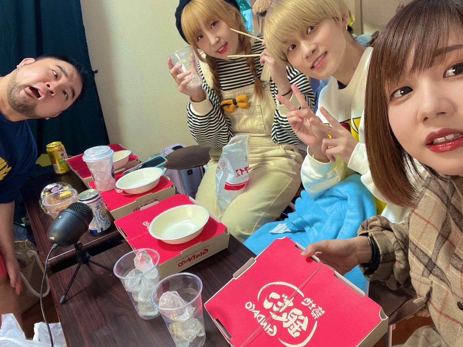 てらゆう terayu on Twitter: "本日はべしゃり酒場YouTube LIVEご視聴ありがとうございました！ 銀だこ100個🐙みんなで食べるとか顔色が変わります！気をつけて ...