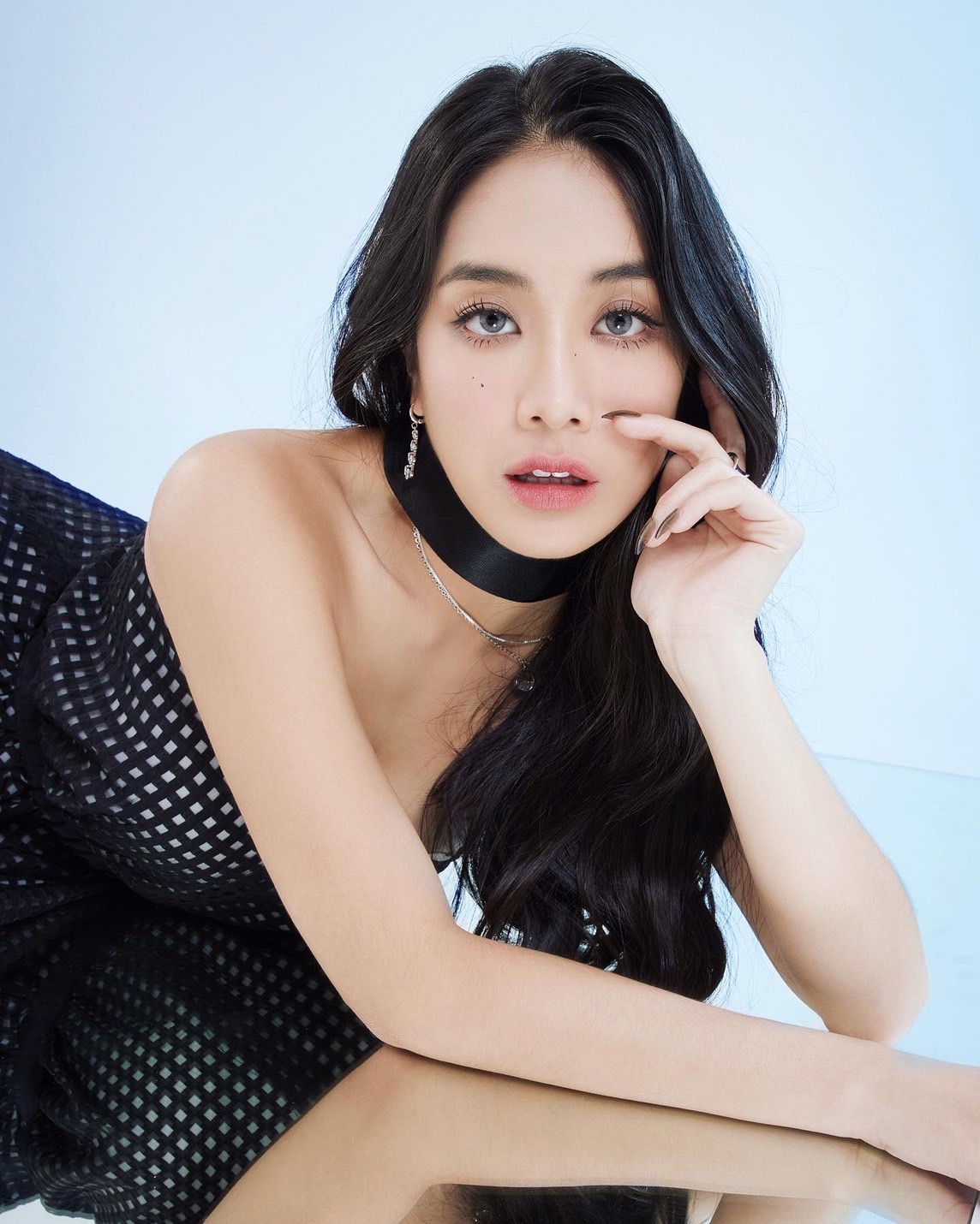 Mind 4EVE_Official FanClub on Twitter: "{20/03/22} IG Post Update: pongberryz Magic mirror 🦭🪞 ...