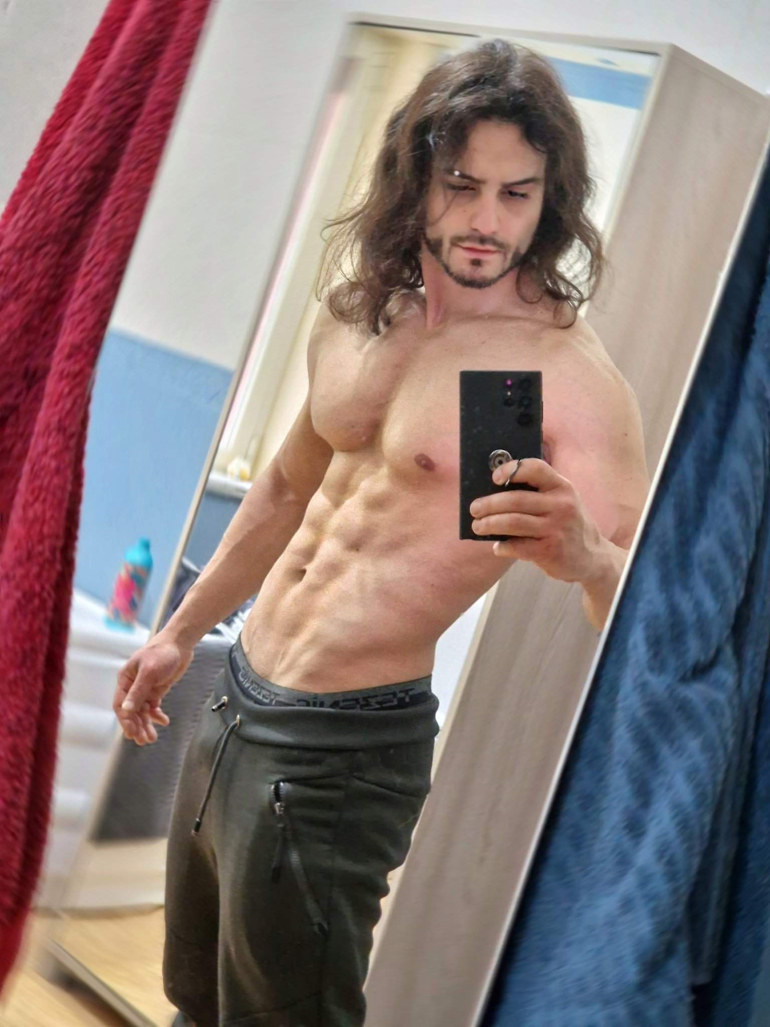 Taryn (Amon 😈) on Twitter: "Sleepy and messy Sunday LOOK 🥱 My hair this ...