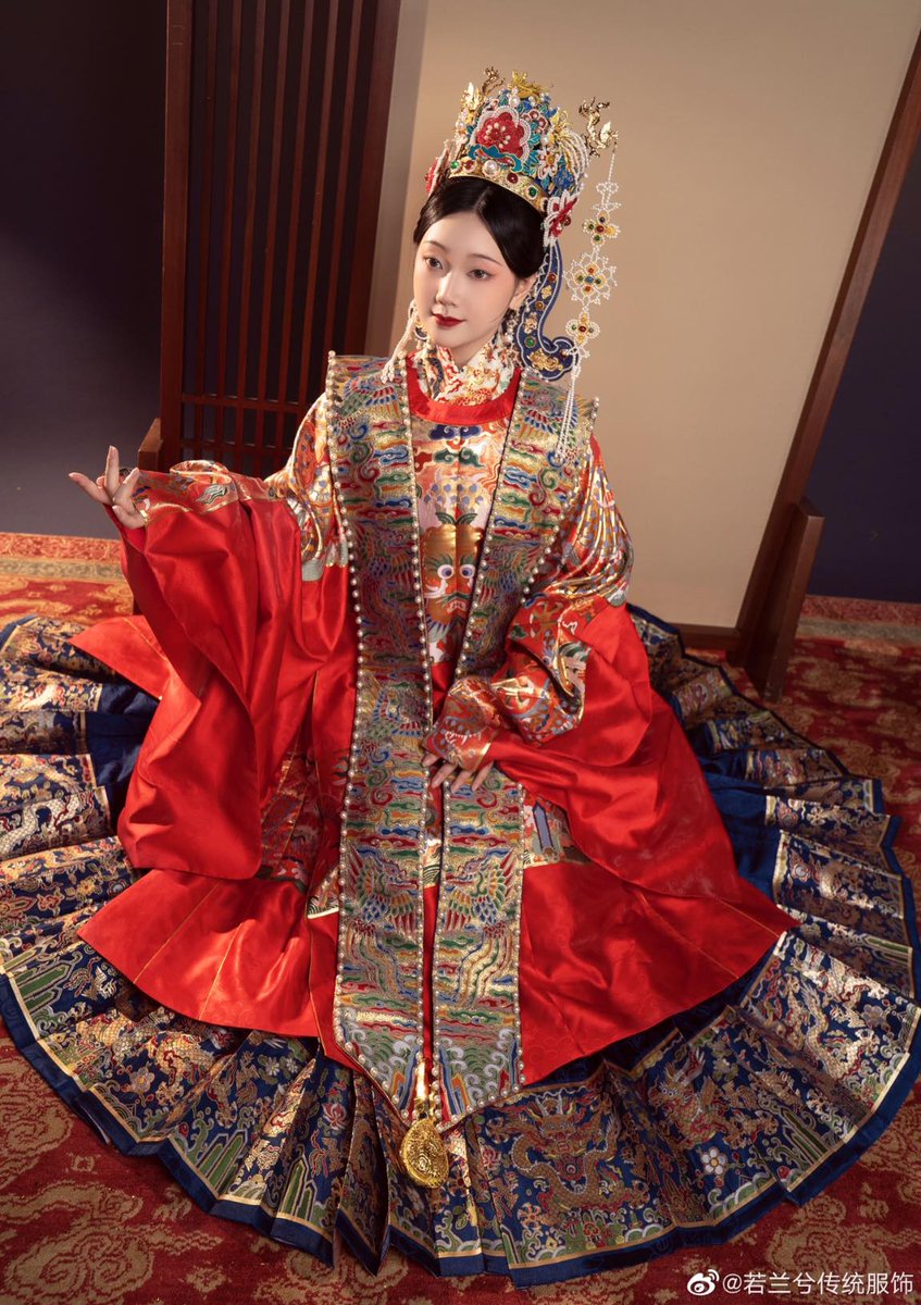 『明製禮服• 圓領鳳冠霞帔』 Traditional ceremonial dress• Round Neck python robes ...