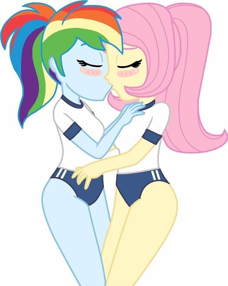 Fluttershy And Rainbow Dash Kiss