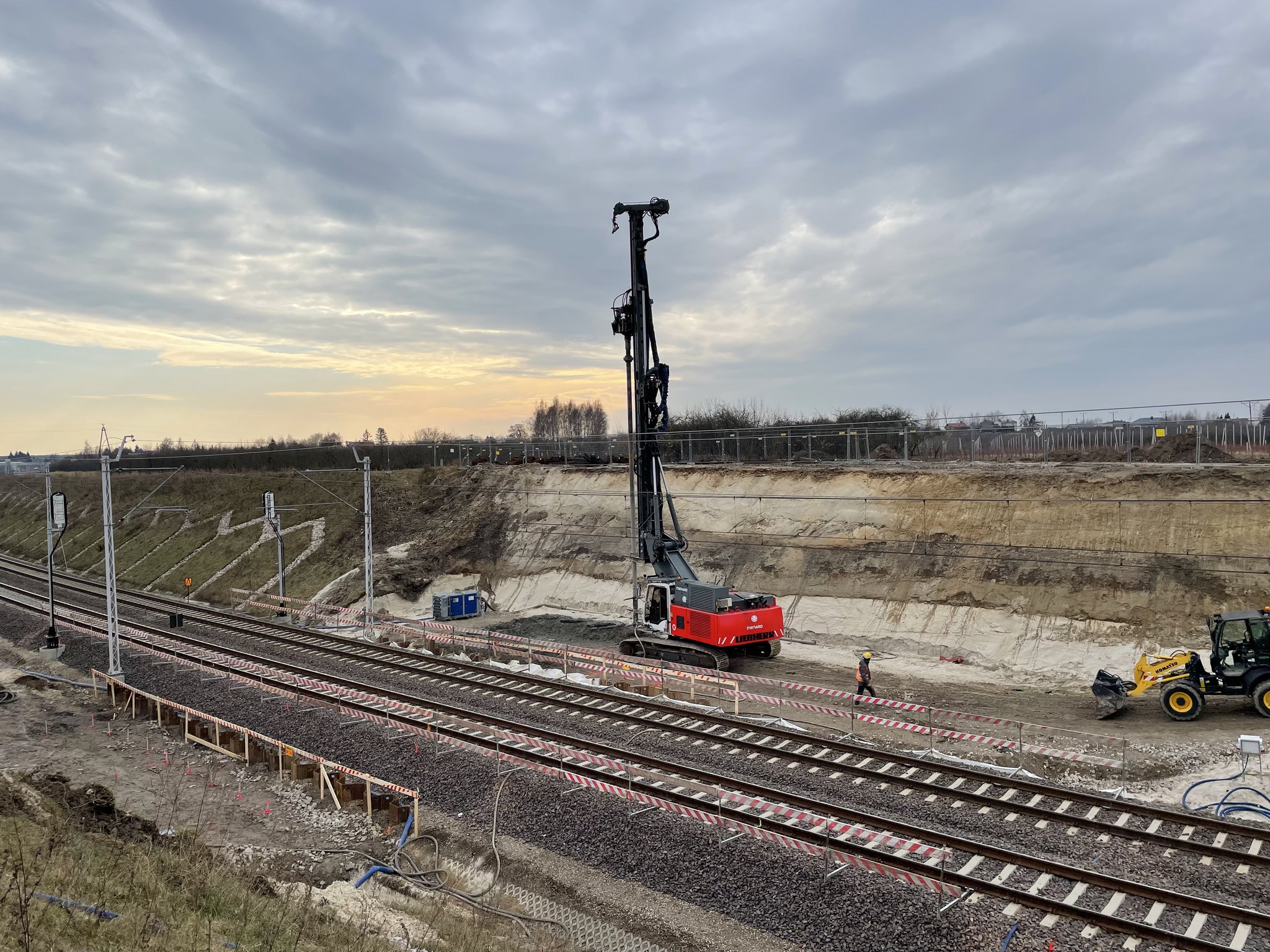 PKP PLK SA on Twitter: "#Mazowsze - w #Warka na trasie #Warszawa - #Radom w budowie nowy wiadukt ...