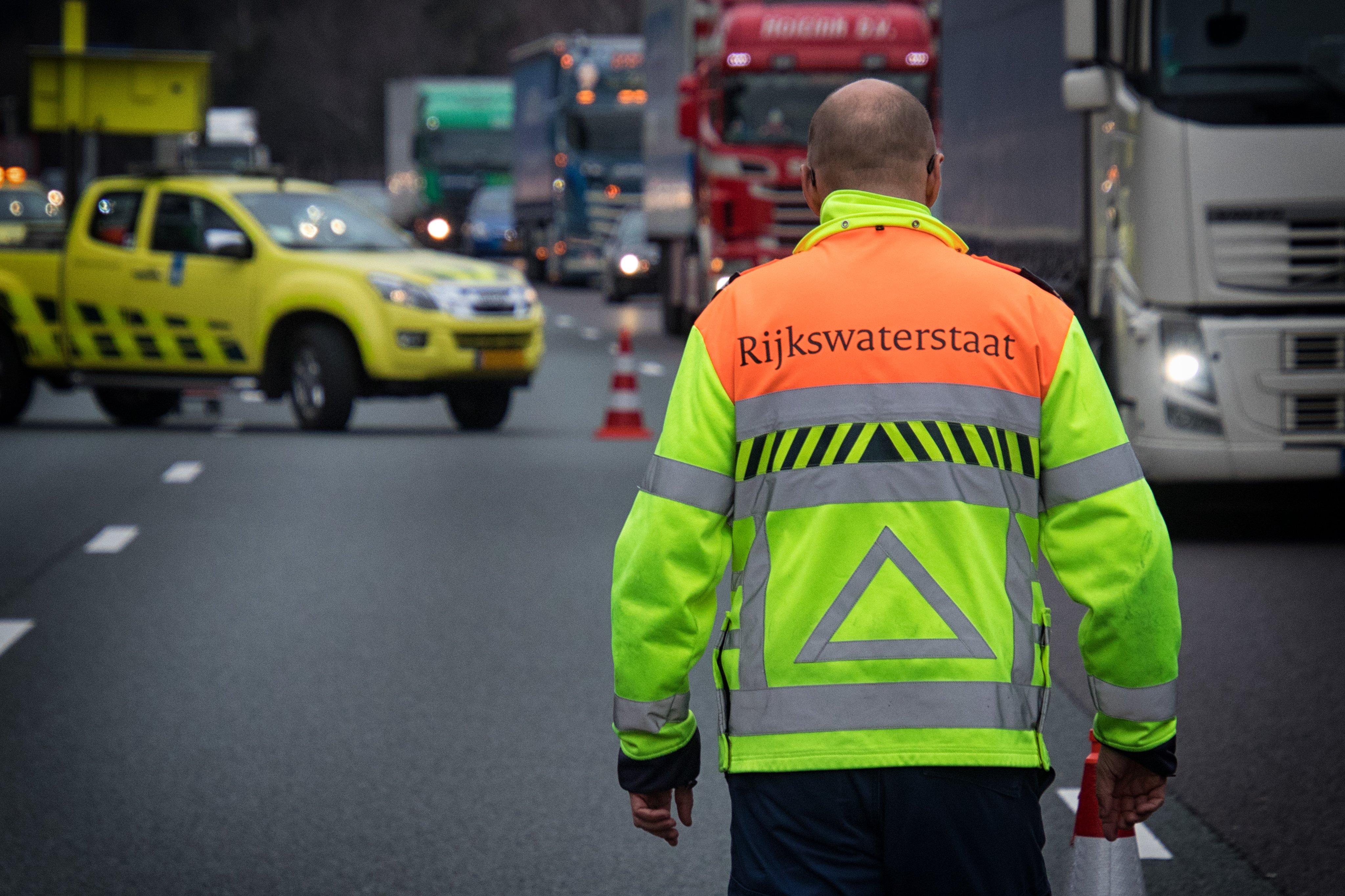Rijkswaterstaat Verkeersinformatie on Twitter: "Het portaal op de #A67 dat dankzij het ongeluk ...