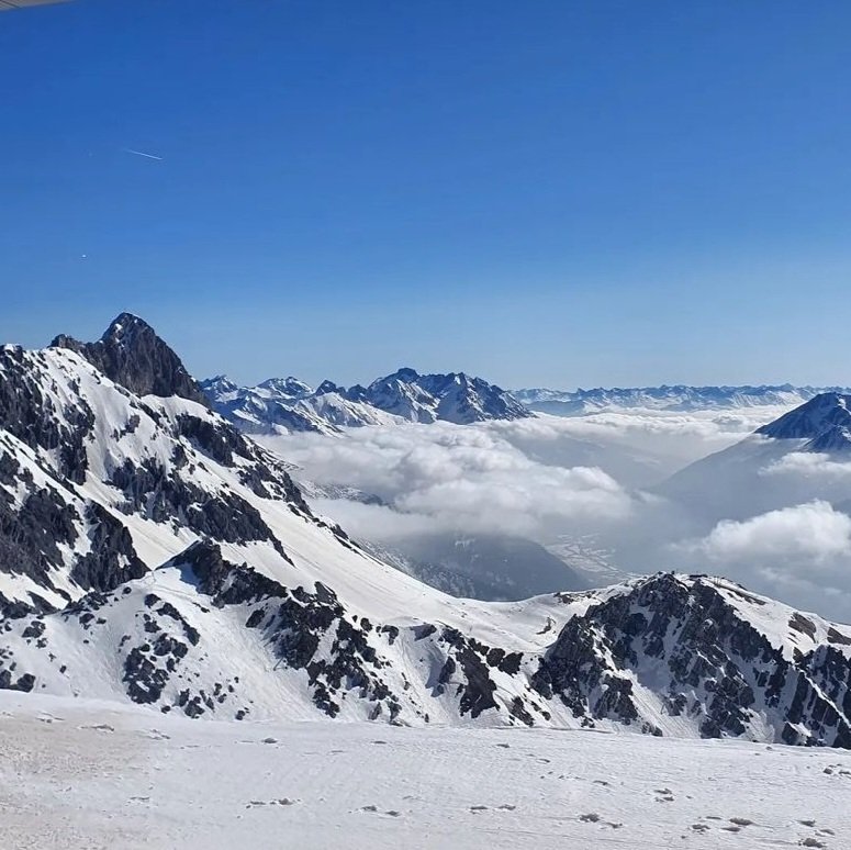 Exploring #stantonamarlberg through Ale Alexa's lense 📷🤩👍 #arlberg # ...