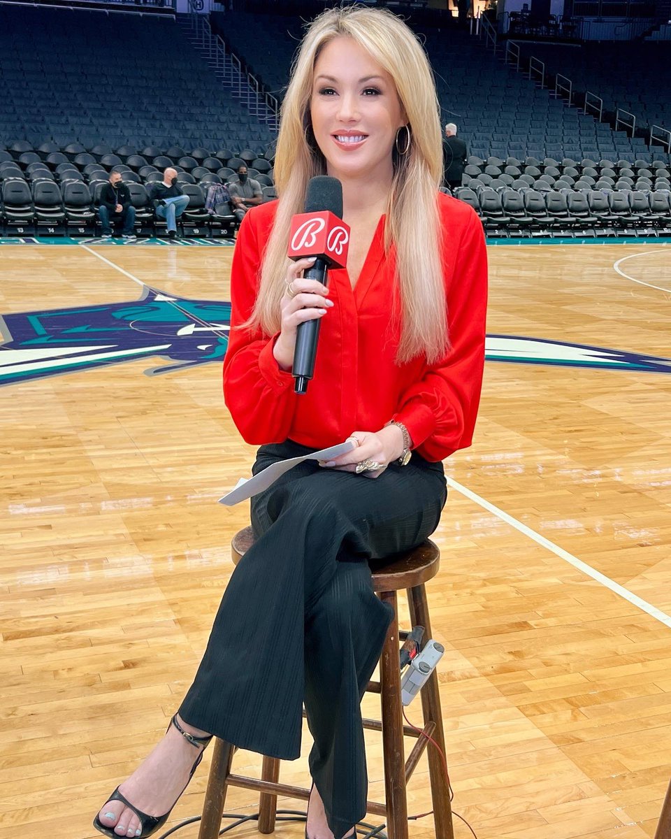 Jennifer Hale Fox Sports Hot