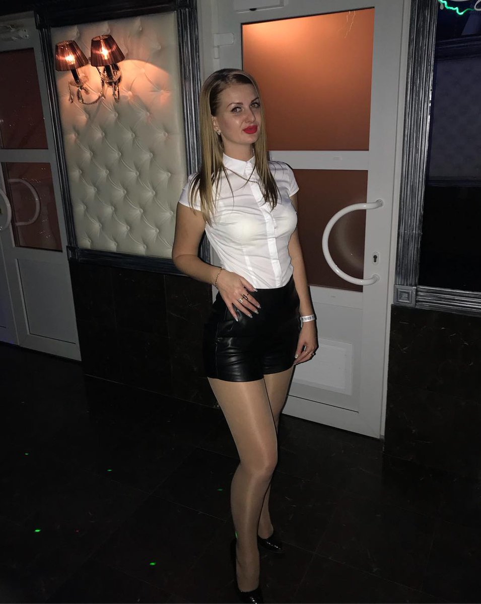 Amateur Pantyhose On Twitter Shorts High Heels And Shiny Pantyhose