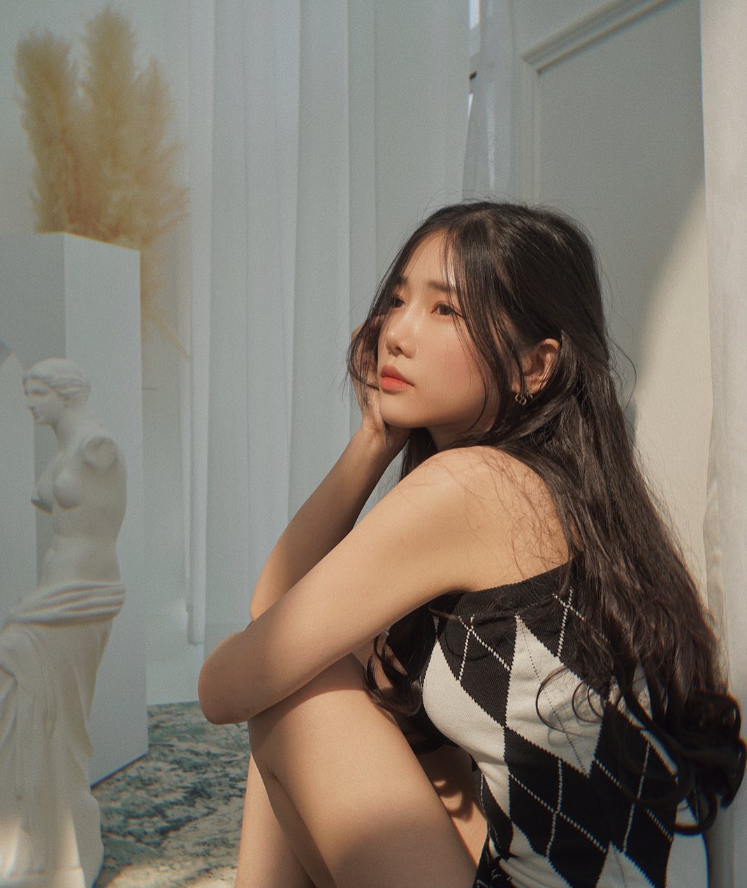 Lovito Official on Twitter: "Looking forward, but staying in the moment.🌻💗 aimmy_station looking ...