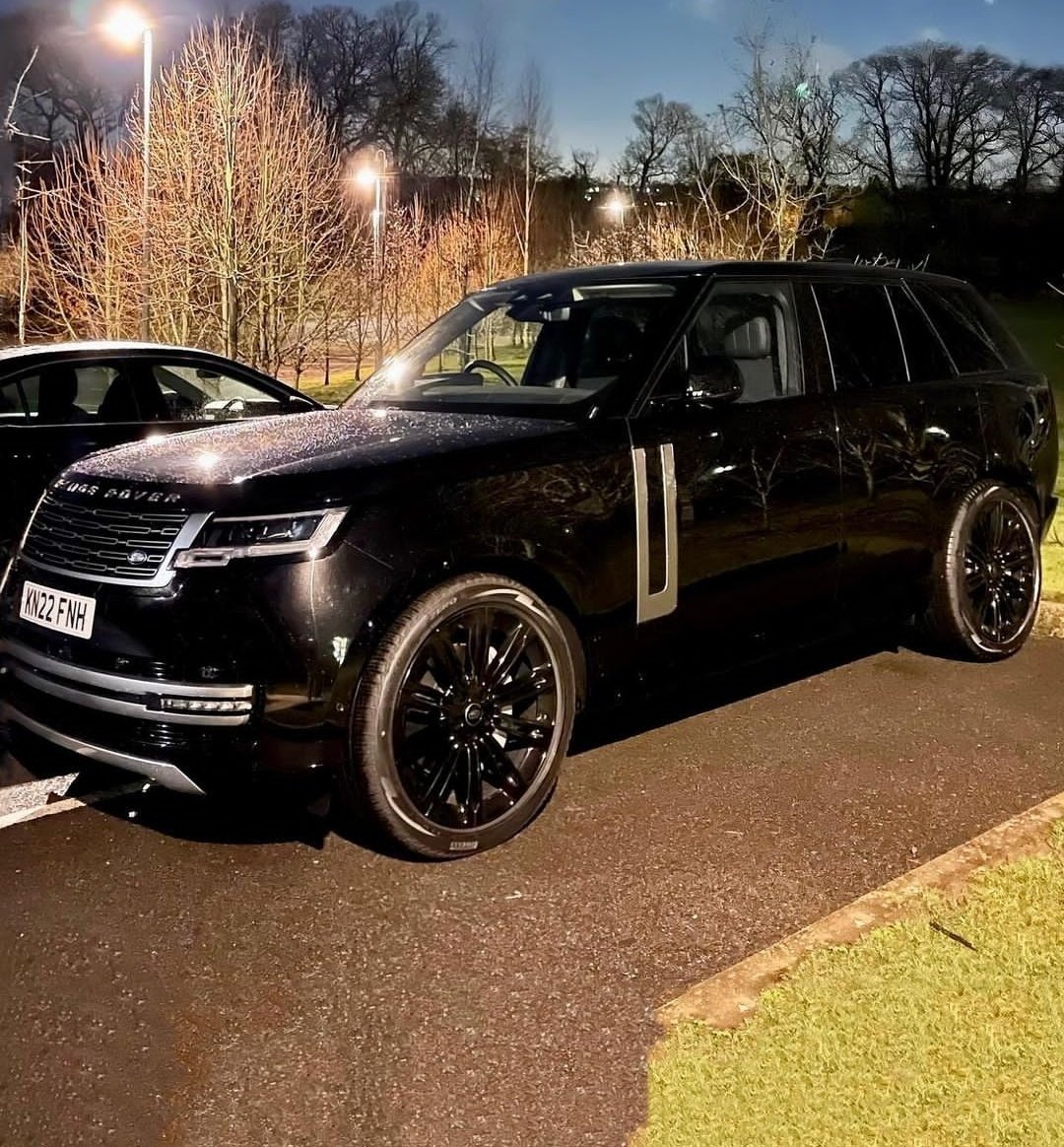 Range Rover Blacked Out 2022