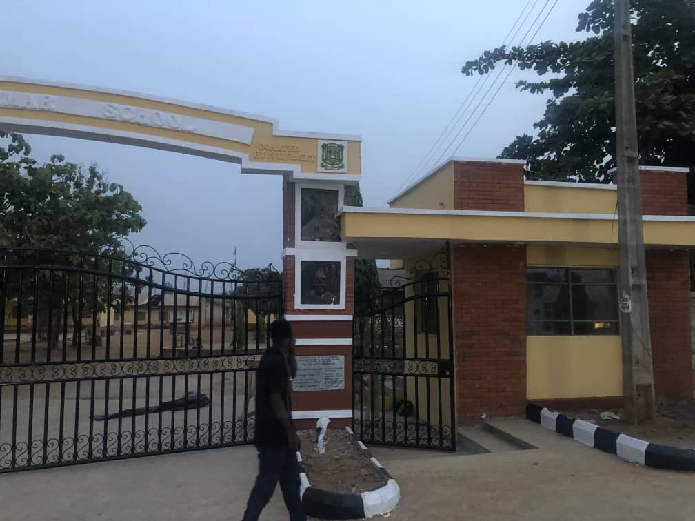 School Main Gate Design