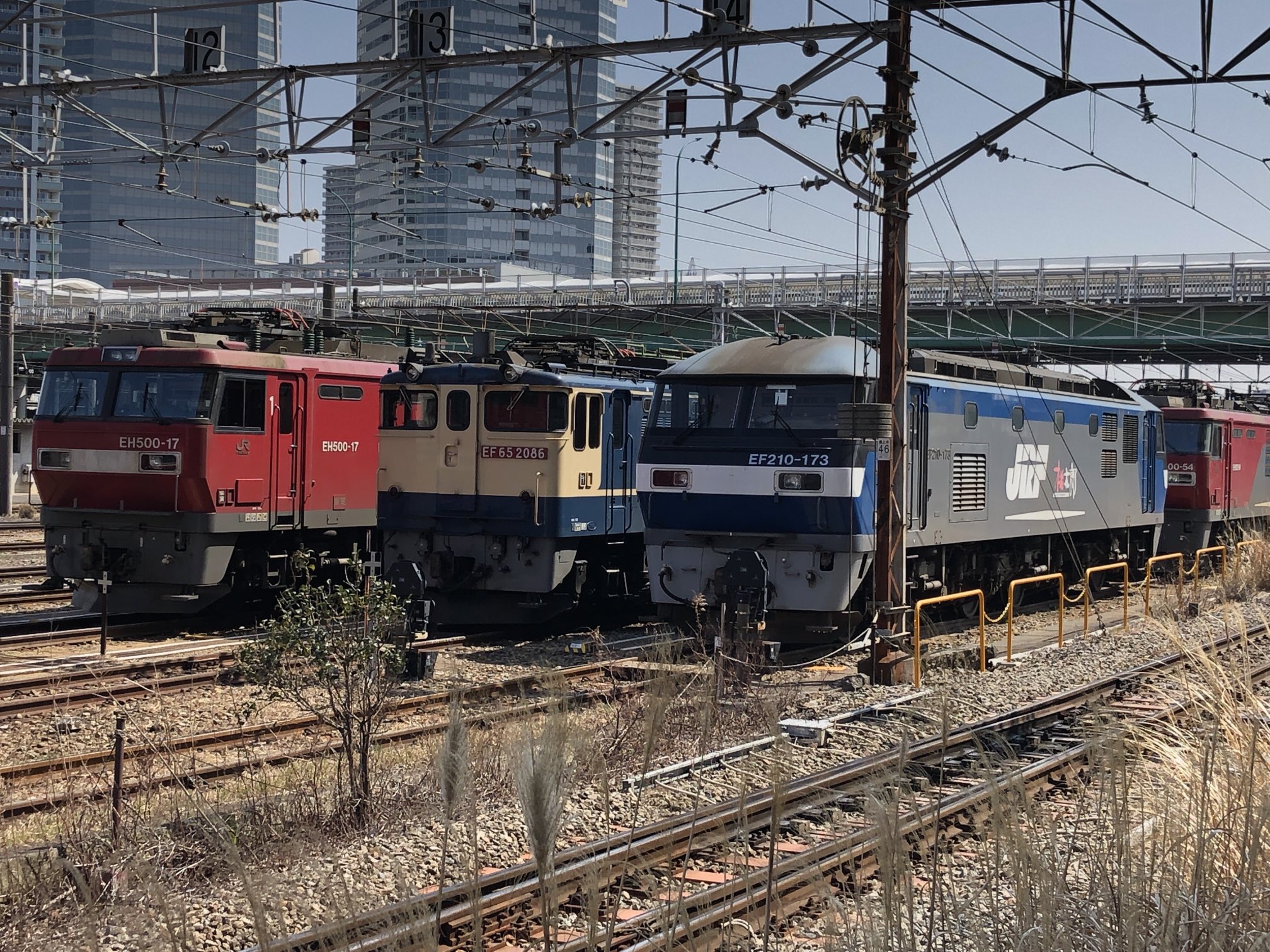 satoru_8888 on Twitter: "2022/03/24 新鶴見機関区 EF65 2086 EH500の大宮入場があるみたいです。 https://t.co/77AX6htVTe ...