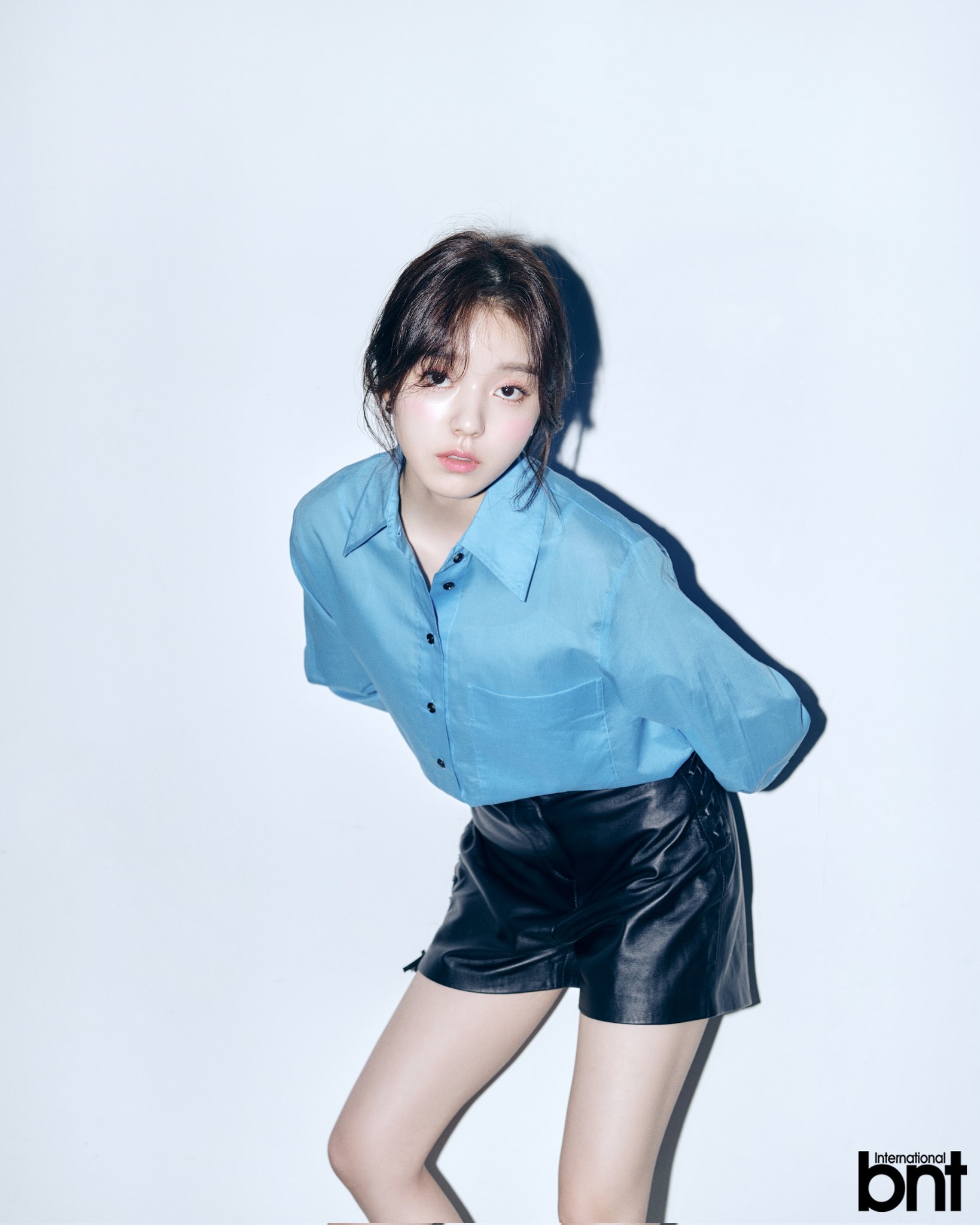 로시(Rothy) Official on Twitter: "Bnt와 함께한 로시의 화보 인터뷰가 공개되었습니다. 모두 구경하러 오세요🤍🌸 🔗https://t.co ...