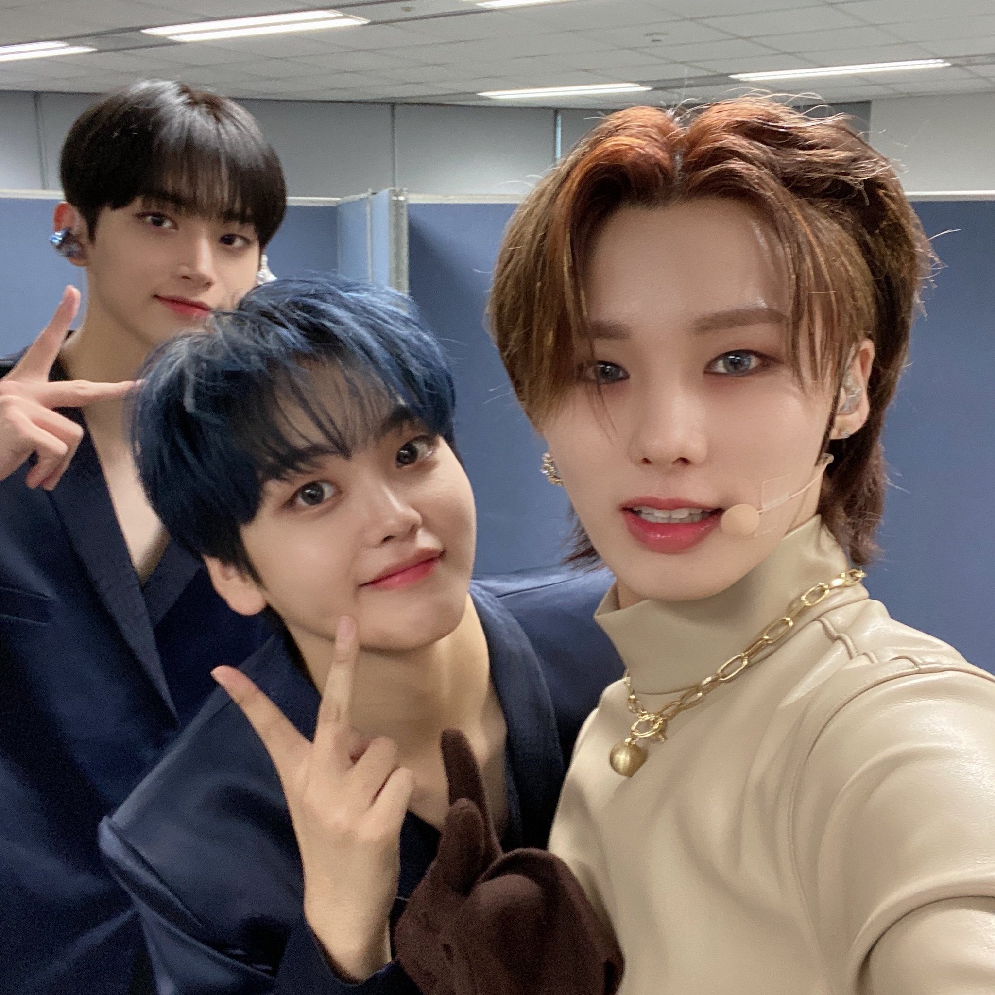 E'LAST(엘라스트) on Twitter: "크래비티 선배님의 "Adrenaline" 많이 들어주세요오🎵🎵 형준이 정모형 민희 원진이형 크래비티 화이팅💪 (사진은 저번 ...