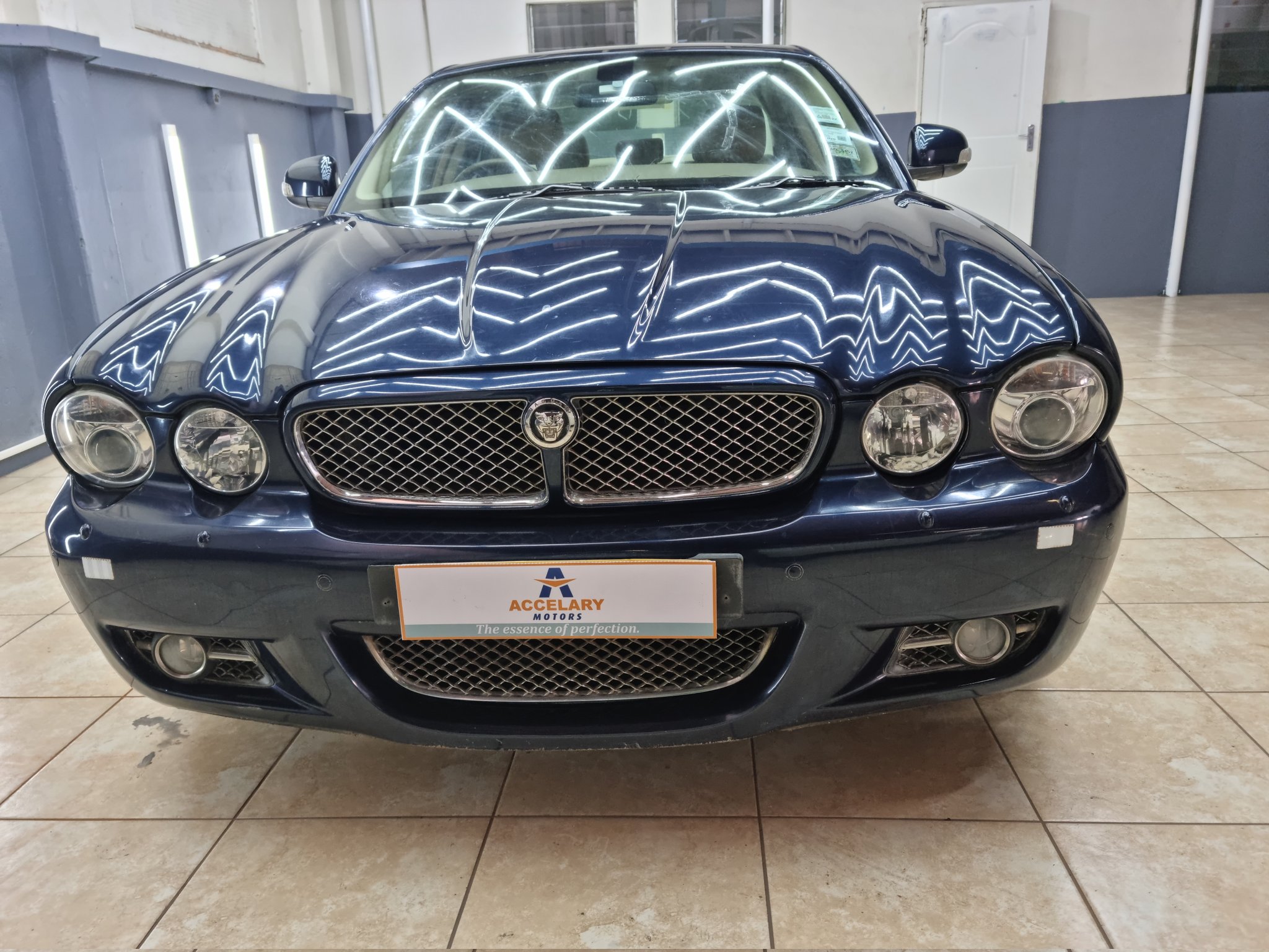 2022 Jaguar Xj Wallpaper