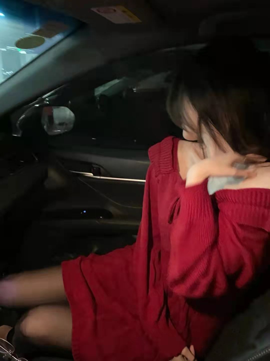 周慕云 On Twitter 疫情的原因,情夫不怎么想去酒店,就在他家隔壁地库这边帮他口了出来,一想到他老婆还在家里,他却在楼下一边抚摸着我的头一边说好舒服好喜欢我,偷情的刺激莫过于此
