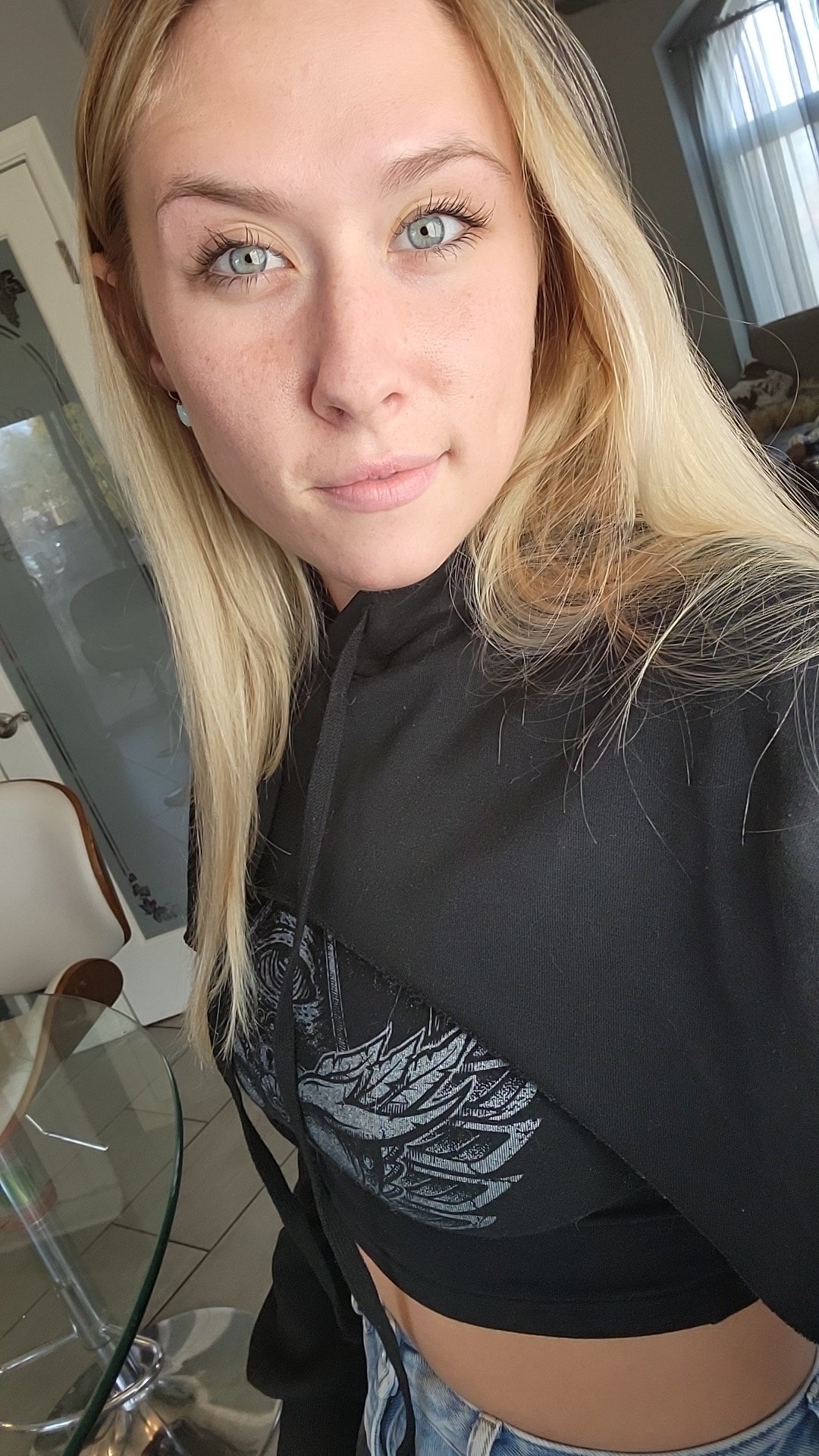 TW Pornstars - Evangeline Darling. Twitter. Flying home today🤪. 7:40 PM - 25 Mar 2022