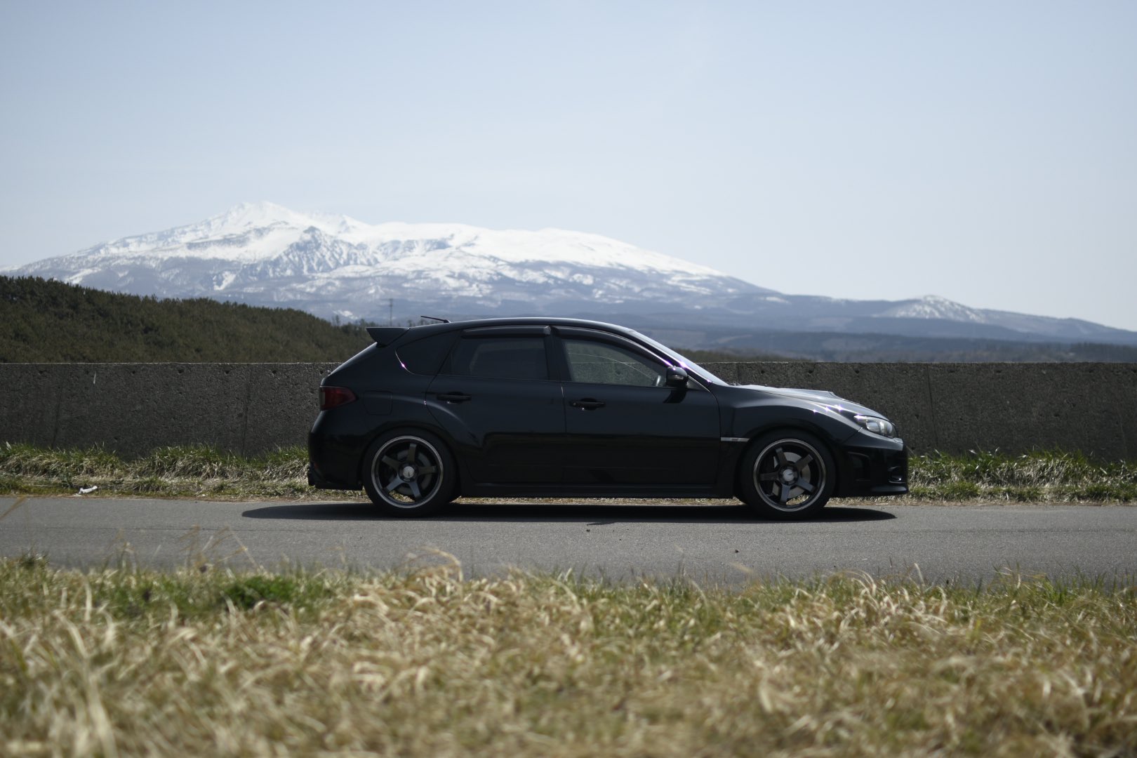 Miura on Twitter: "雪化粧した鳥海山をバックにGRB+ADVAN GTをパシャリ📸 #signa30mmf14art https://t.co/nVtl1ZlLRD ...