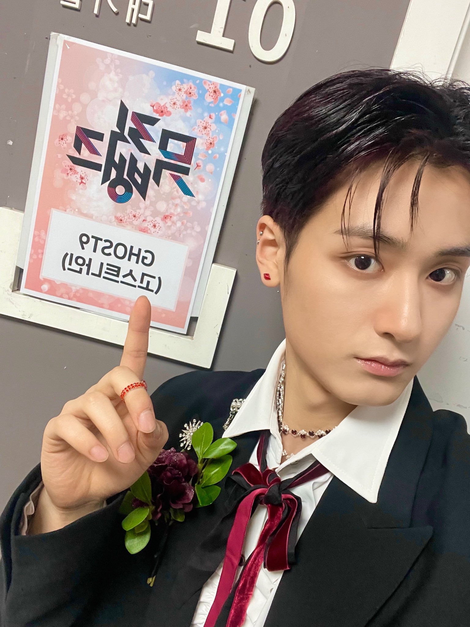 GHOST9 (고스트나인) on Twitter: "[#이우진] 오늘 뮤뱅 다들 보셨나요?!?! https://t.co/GZn0WGdwKf" / Twitter