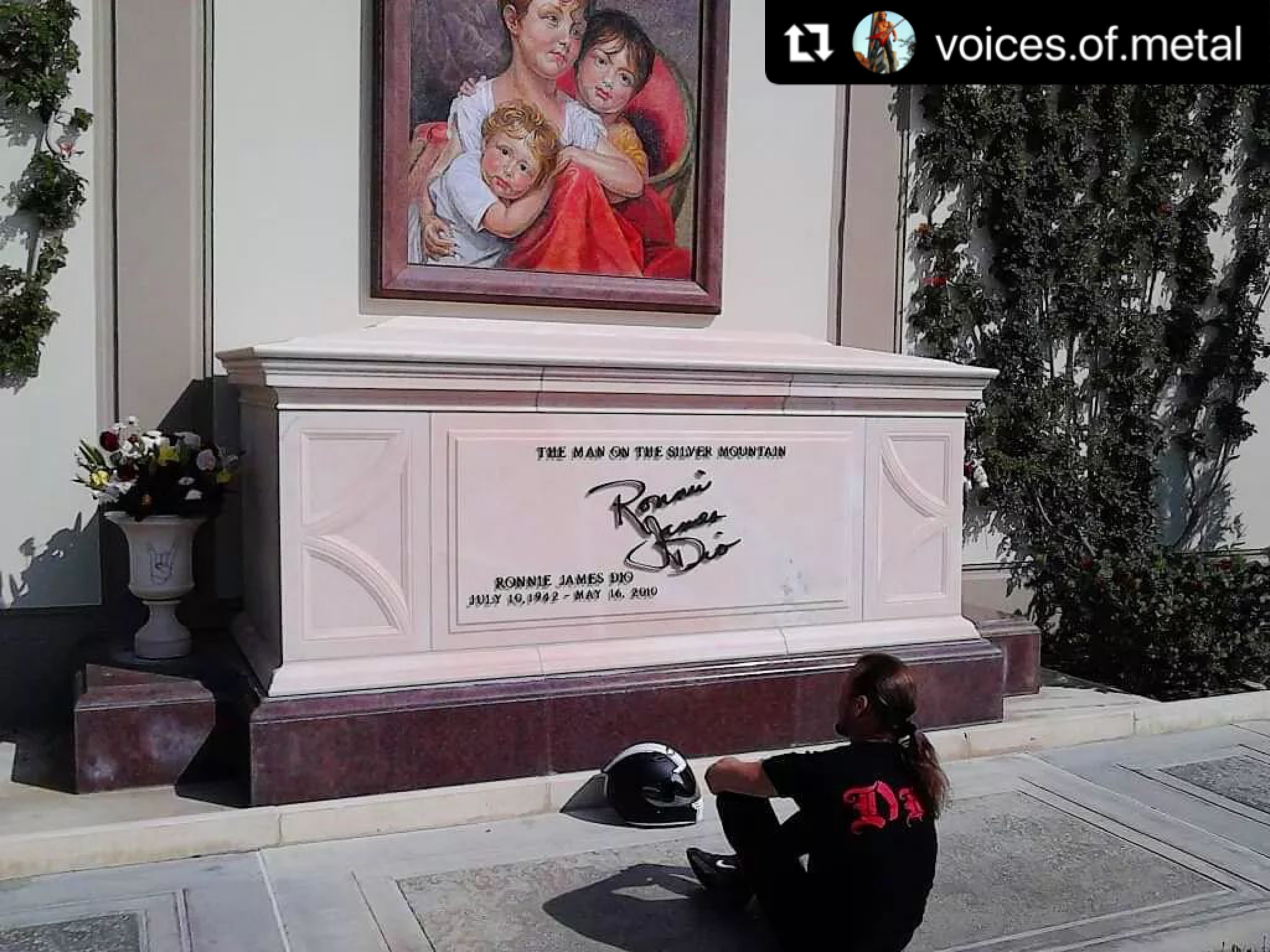 Ronnie James Dio Grave