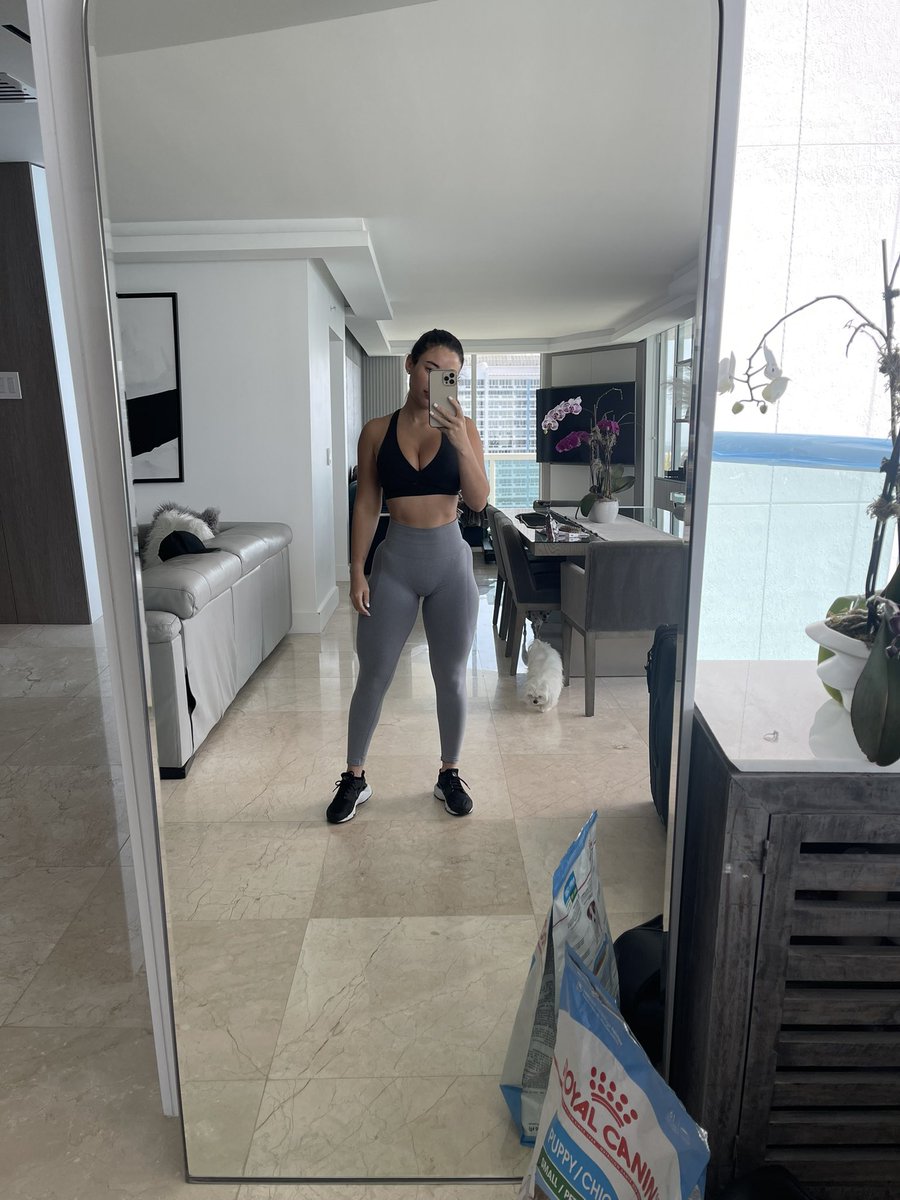 Angie Varona: American Instagram Star's Age, Height, Net Worth & More