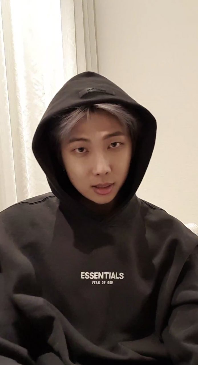 BTS123🌟🌸 on Twitter: "ナムさんのVライブ始まりました! https://t.co/3YALBTzA5z https://t.co/JrSjt7BmVn" / Twitter