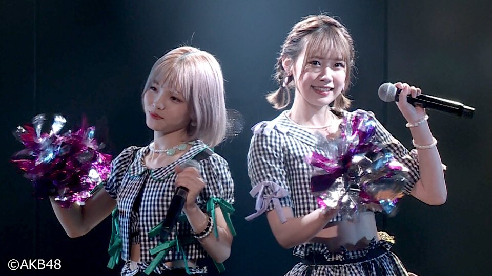 AKB48 LOD撮影スタッフ on Twitter: "本日1回目の劇場公演は14:00から、 #髙橋彩音 と #服部有菜 による「#何回だって恋をする」公演が行われます！是非ご覧ください ...