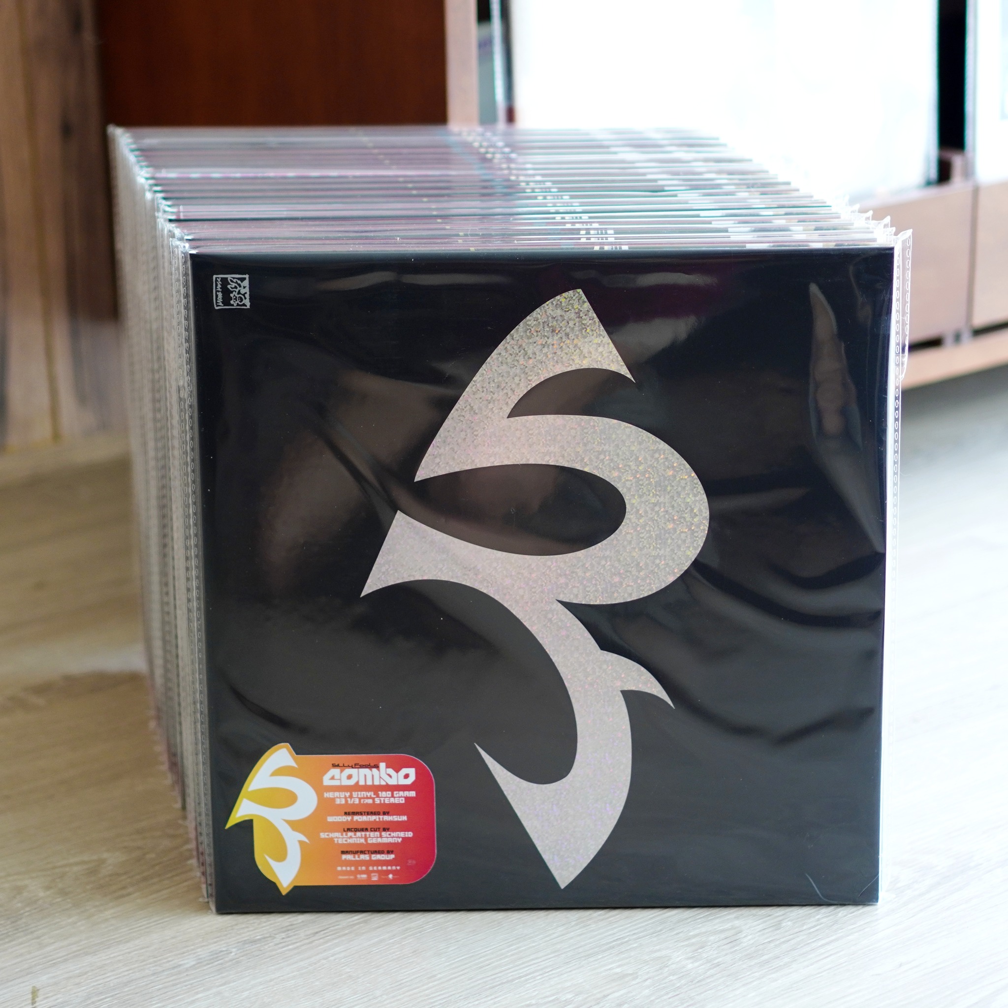 Chiva Record on Twitter: "มาแล้ว Silly Fools อัลบั้ม Combo 📌 #สำหรับลูกค้าที่สั่งจองไว้เท่านั้น ...