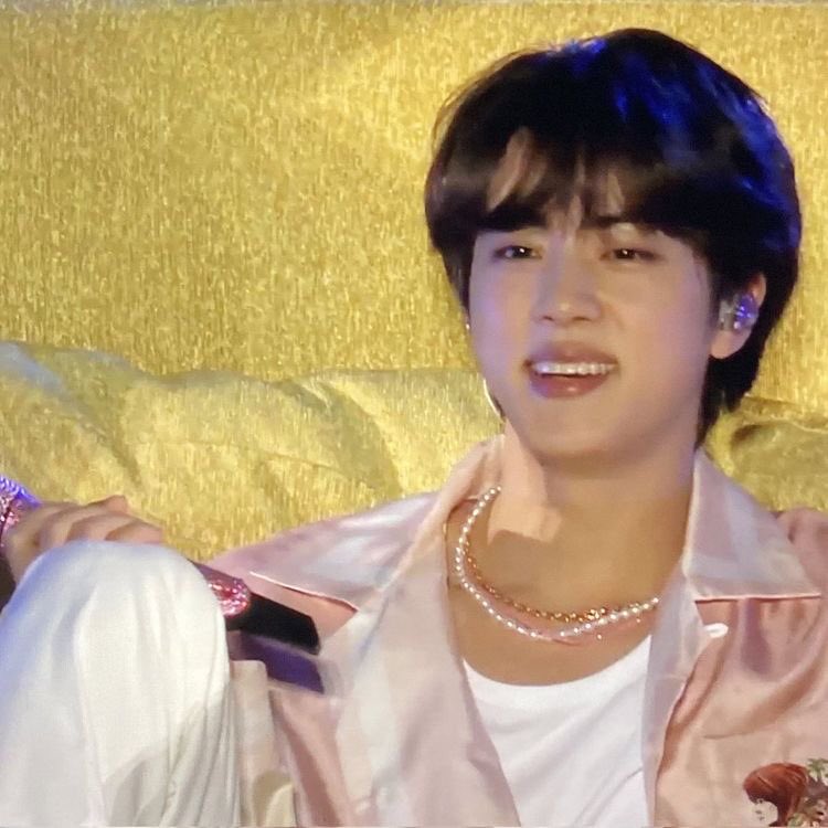 JIMINS OST #HOBIS Nara JIN LOCKDOWN on Twitter: "Seokjin as bratz dolls A thread #btsjin https ...