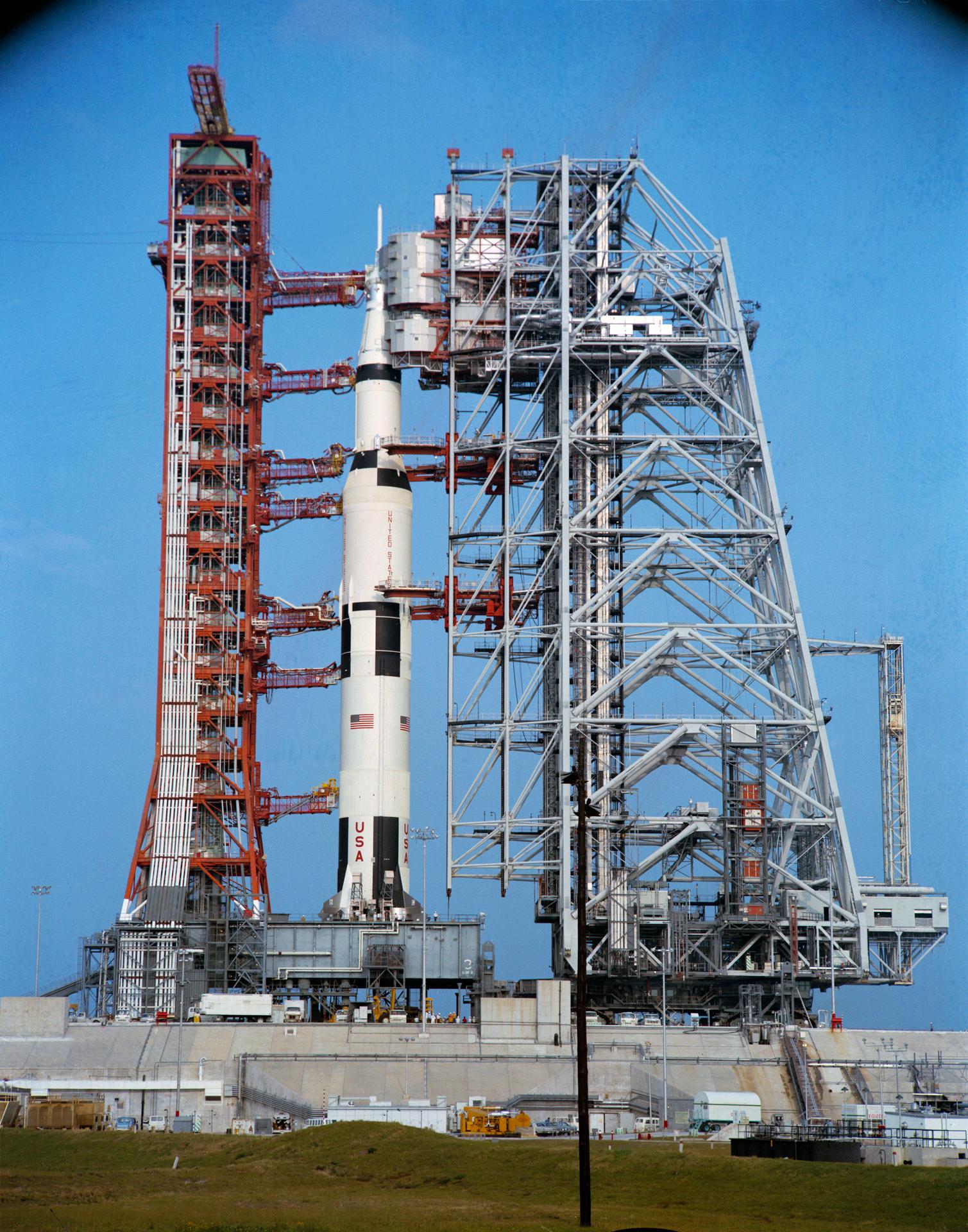 Roll Out Apollo 16