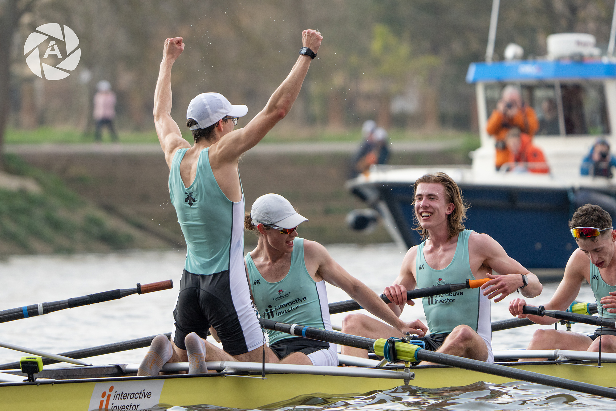 British Rowing on Twitter: "The Lightweight Mens Boat Race - won by 5L in a time of 18:01:19 ...