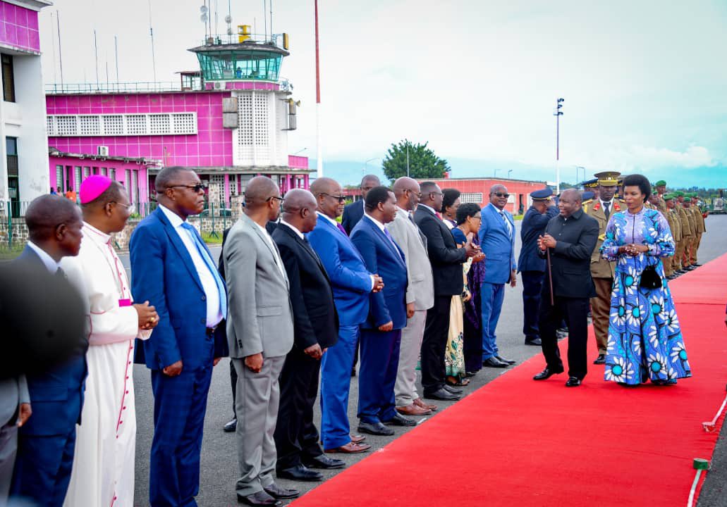 Ntare Rushatsi House on Twitter: "Le Chef de l’Etat SE Evariste #Ndayishimiye, accompagné par la ...