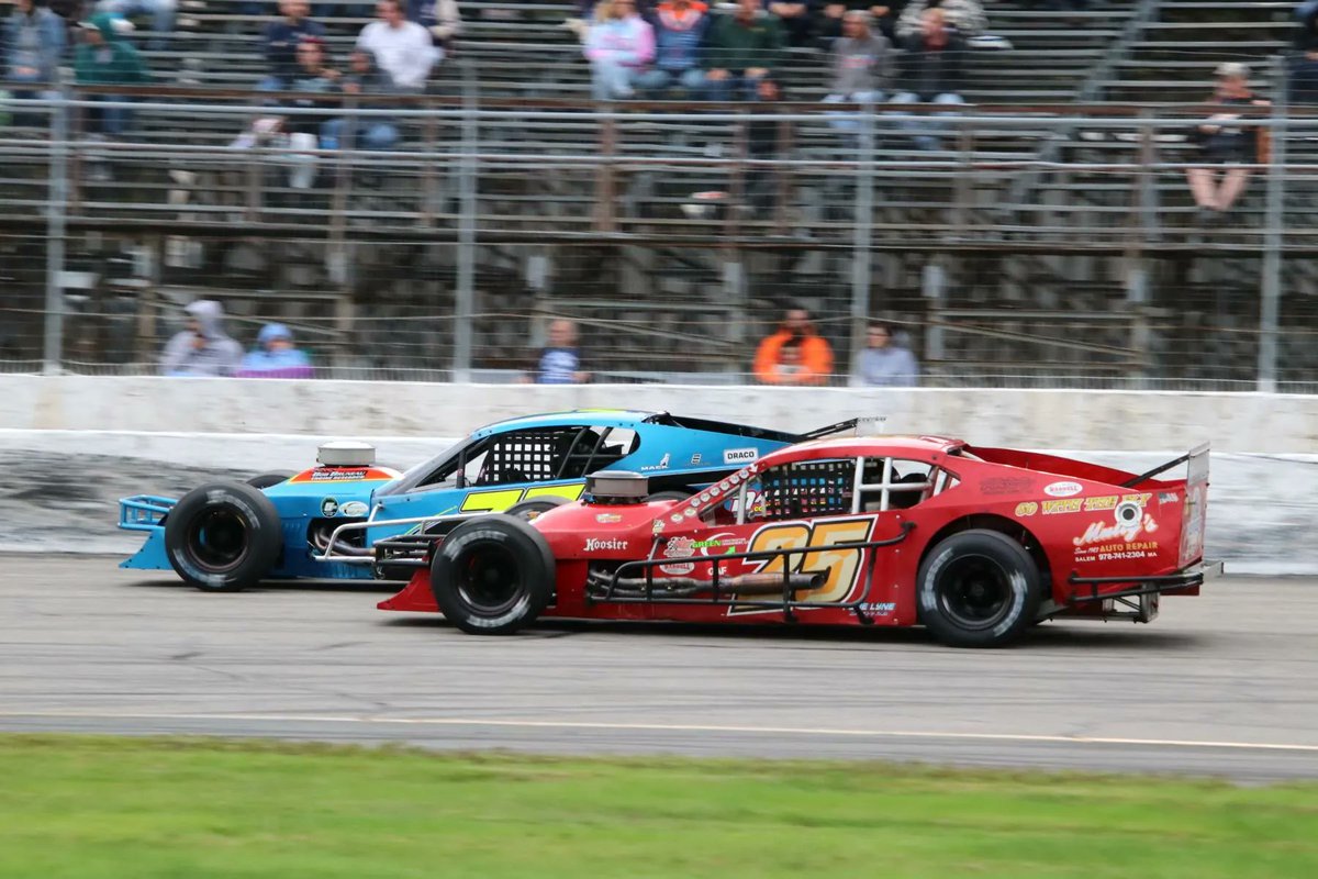 Oval Track Racing – Thompson Speedway