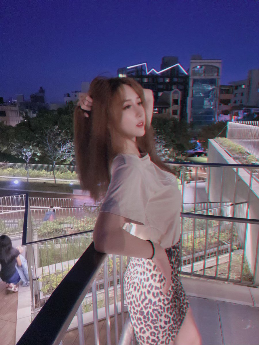 有沒有很像海賊王裡面的誰 私訊告訴我 私訊:https://t.co/lvZZMCWpXz @jkfnet @JVID_official #夢夢 ＃海賊王 #夢夢 夢夢 Monmon ...