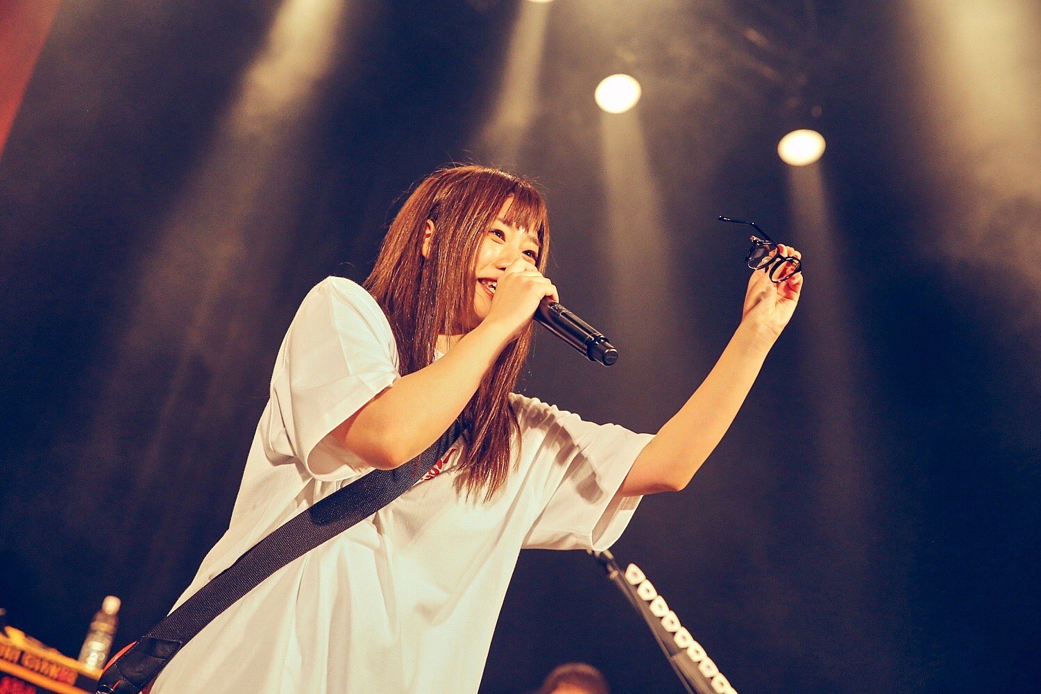 MOSHIMO Vo/Gt.岩淵紗貴 on Twitter: "昨日ピザラジ楽しかったね！ MOSHIFESのアンコールの マサヨシをお届けします。 (オーイシさん、眼鏡と分身を置いて行って ...