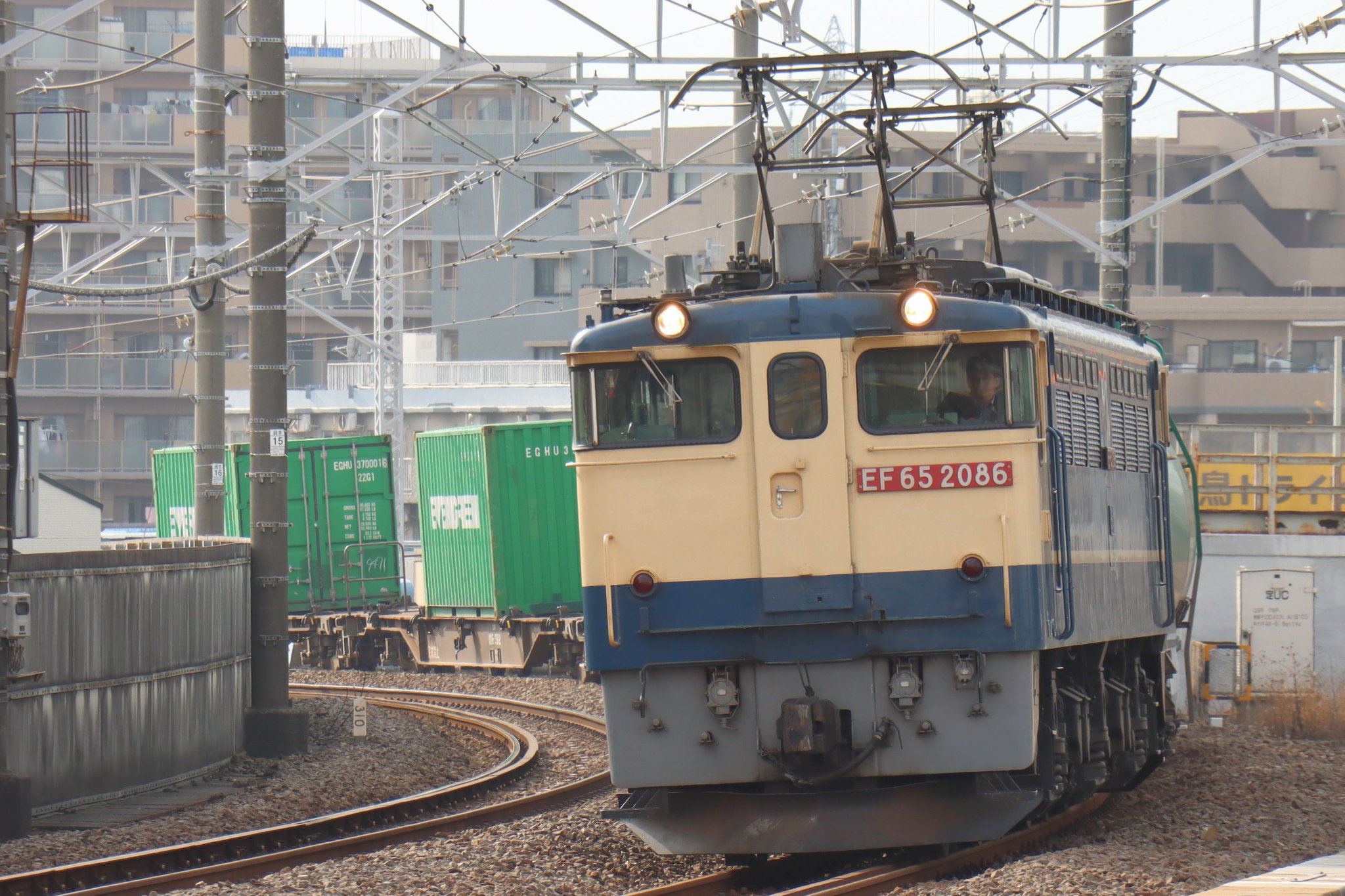 茅ヶ崎電鉄 on Twitter: "八丁畷にて 5692レ EF65 2086 77レ EF65 2127 2127号機が最近久しぶりに運用に復帰したので撮影してみました。 https ...