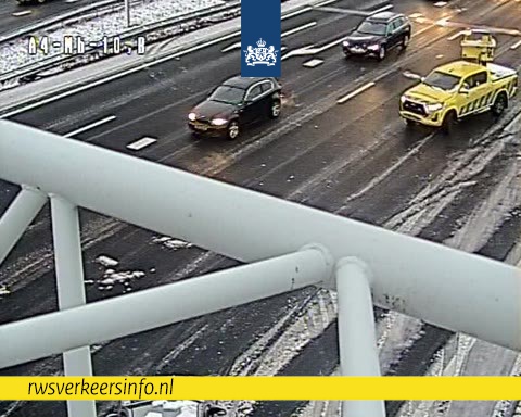 Rijkswaterstaat Verkeersinformatie on Twitter: "Dit is beeld van een ongeval op de #A4 richting ...