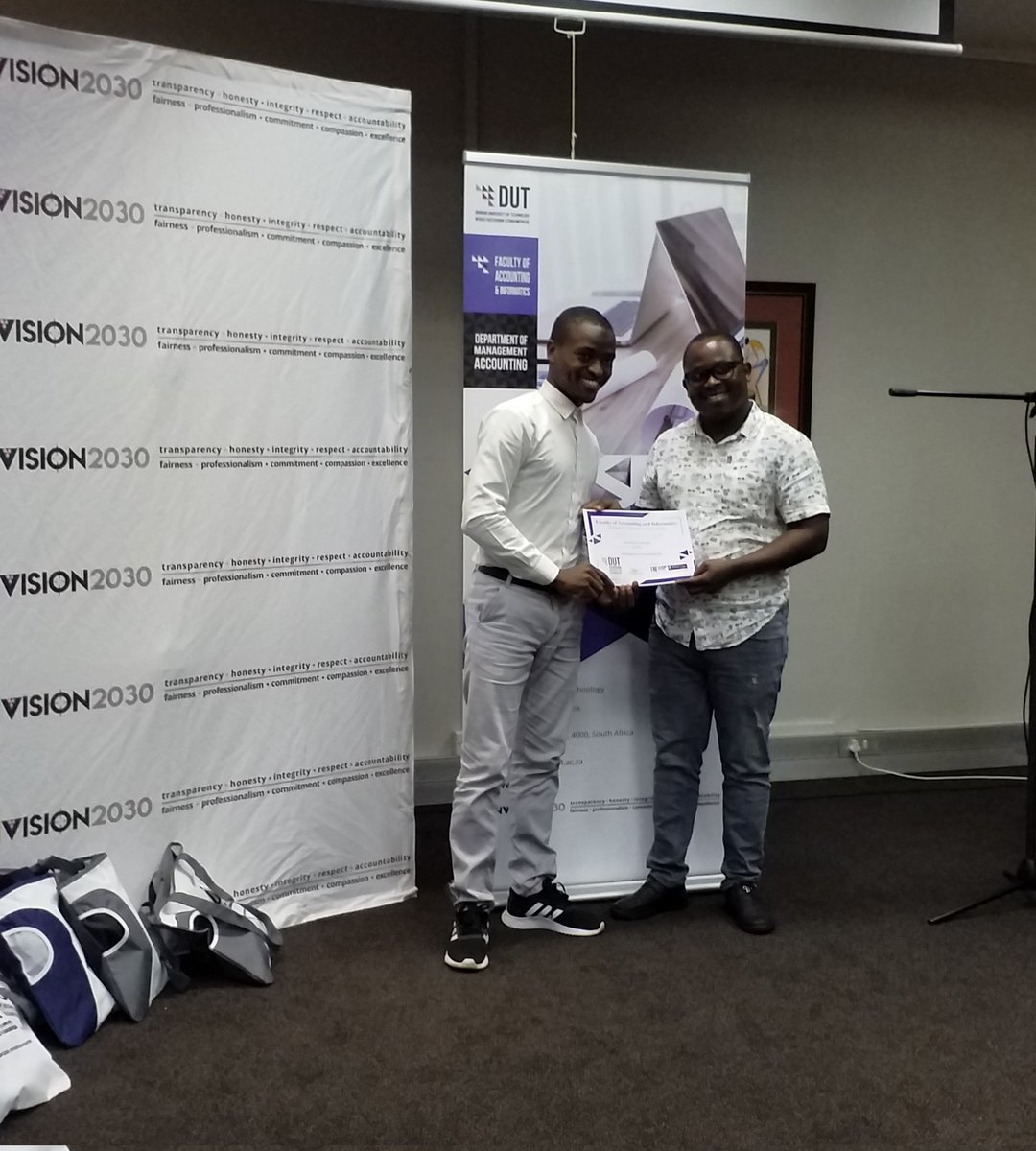 DUT'S DEPARTMENT OF MANAGEMENT ACCOUNTING HOSTS THIRD ANNUAL AWARDS The ...