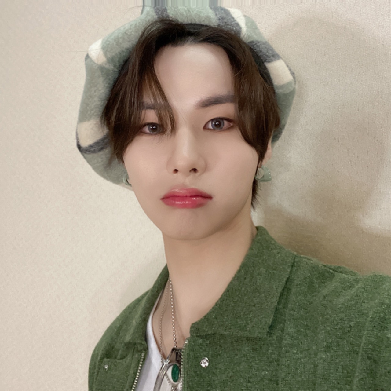 E'LAST(엘라스트) on Twitter: "양말 안에 혁이가?😝😝 #ELAST #엘라스트 #wonhyuk #원혁 https://t.co/CZJofSRgW6" / Twitter