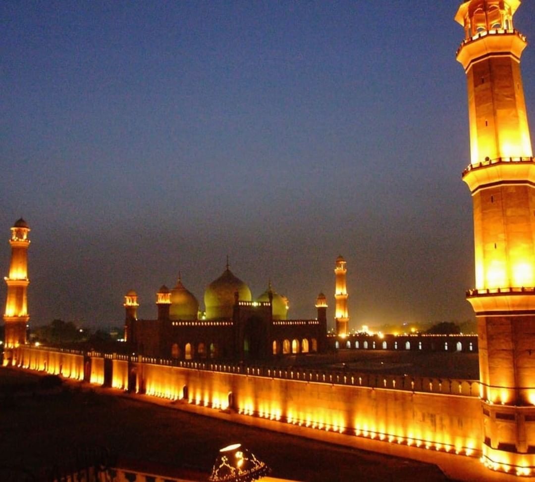 Badshahi Mosque Night