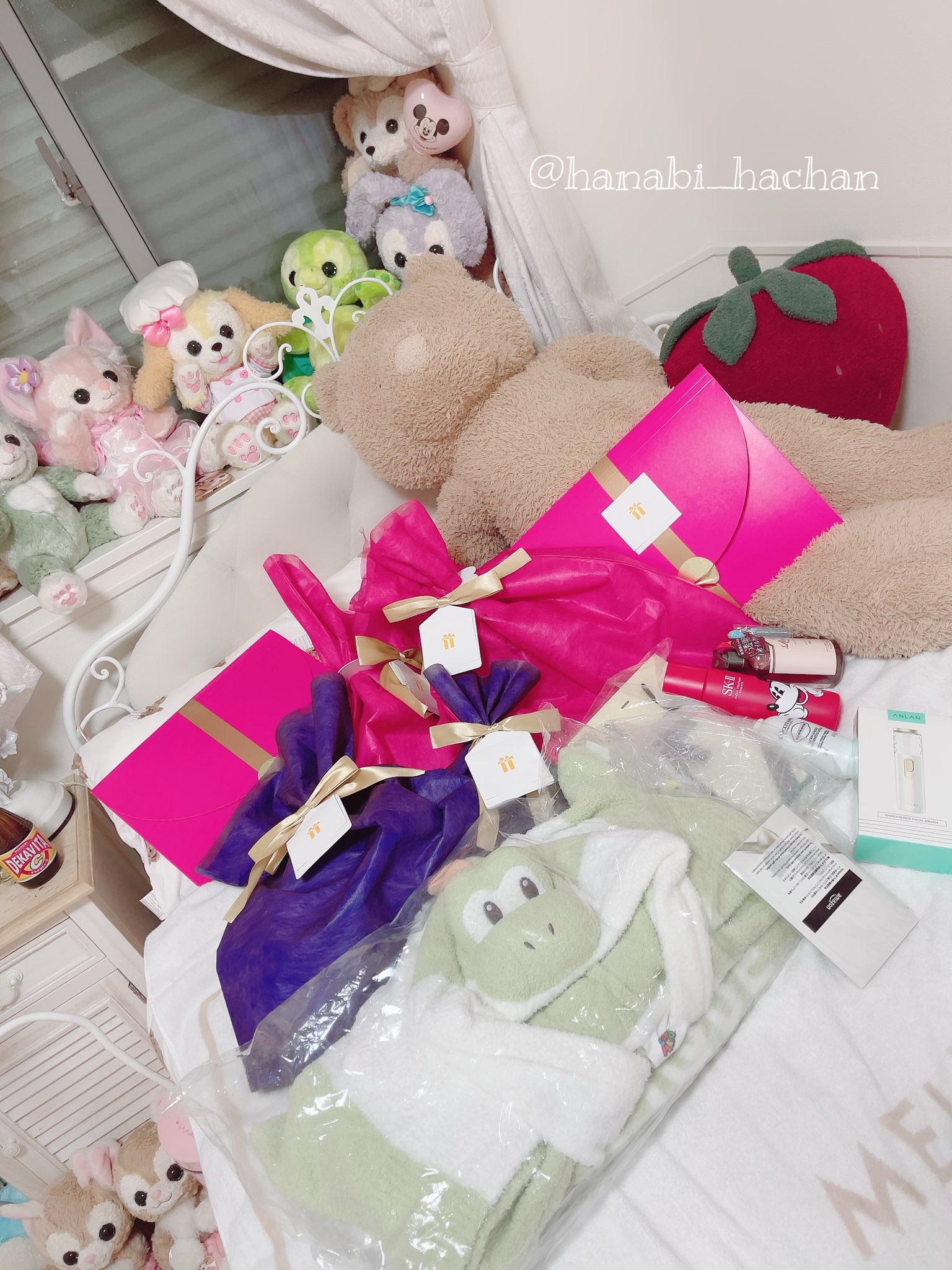 はなび🌼 on Twitter: "お誕生日プレゼント届きました😭 ️ 本当にたくさん、ありがとうございます ️ お礼動画届いてない方いますかっ😭？？ https://t.co ...