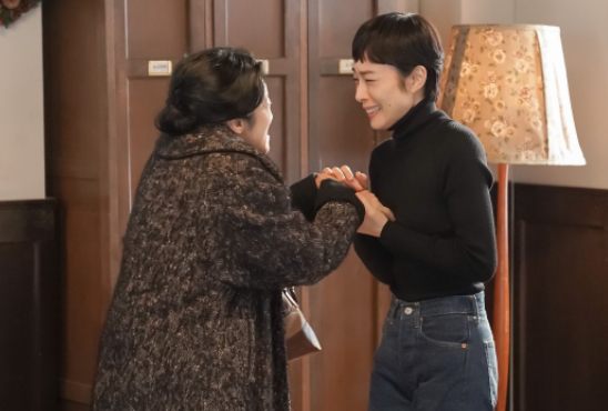 Shinya Yanagihara on Twitter: "日本全国の #カムカム ファンが冒頭1分でポカンと口を明け、るいちゃんとジョーさんの涙につられてもらい泣きをする最終週初日・月曜日 ...