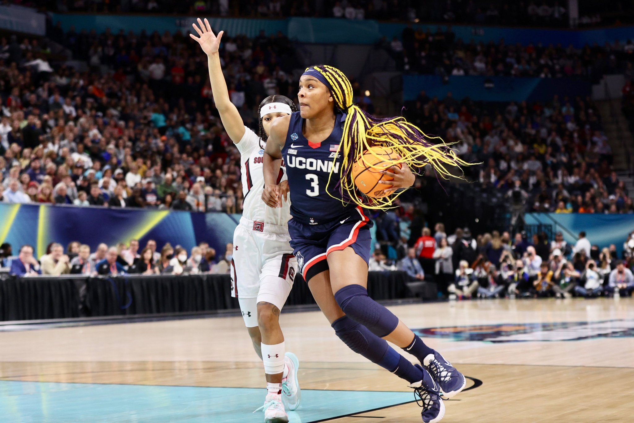 UConn Women’s Basketball on Twitter: "Aaliyah Edwards finds Nika Mühl for the layup! https://t ...