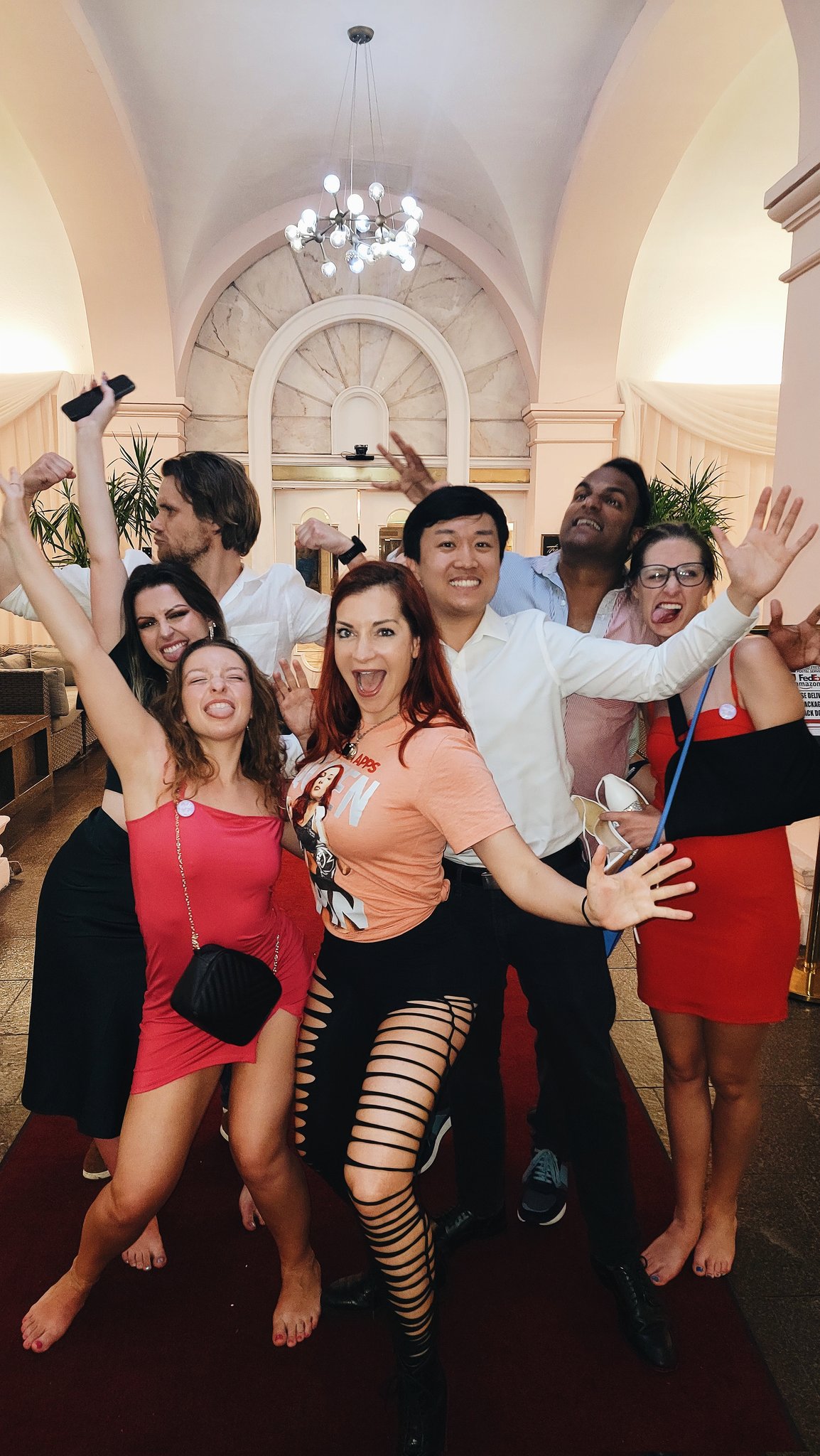 Alisa Apps on Twitter: "Met some new fans here in Miami 😉 To get the shirt I'm wearing click on ...