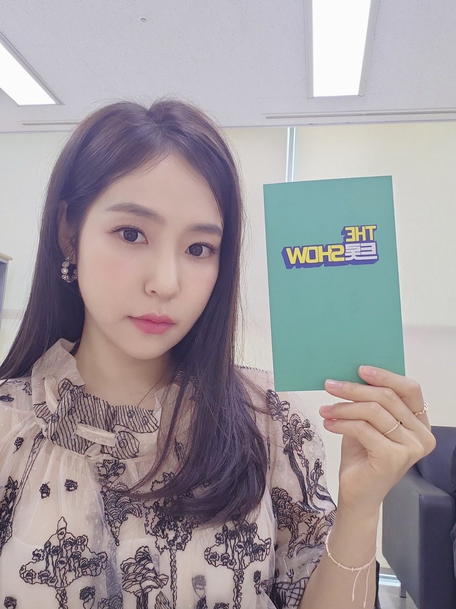 [#홍자] SBS FiL, SBS MTV '더트롯쇼' 완료 📸 홍자와 더트롯쇼에서 함께한 오늘도 화양연화 같은 시간이었길 바라요 ...